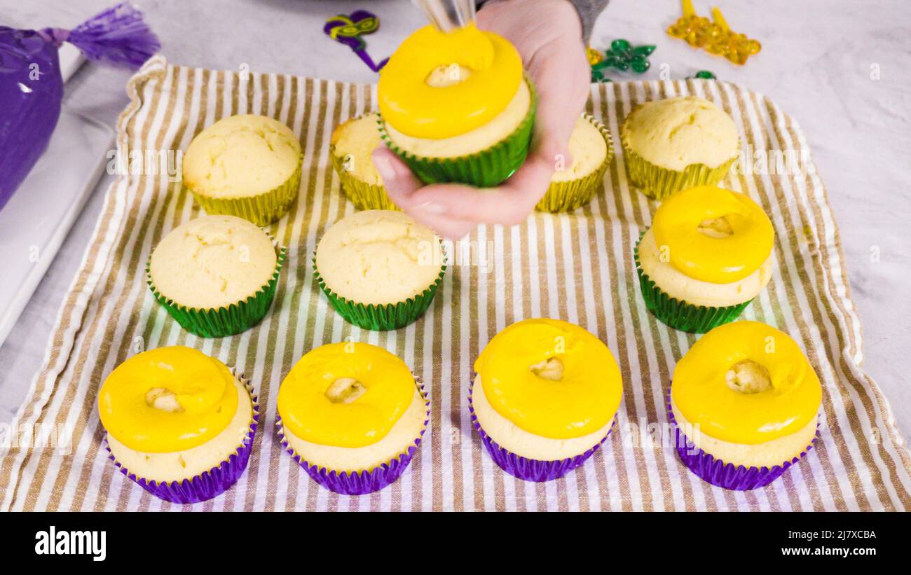 Step by step. Frosting vanilla cupcakes with Italian buttercream icing ...