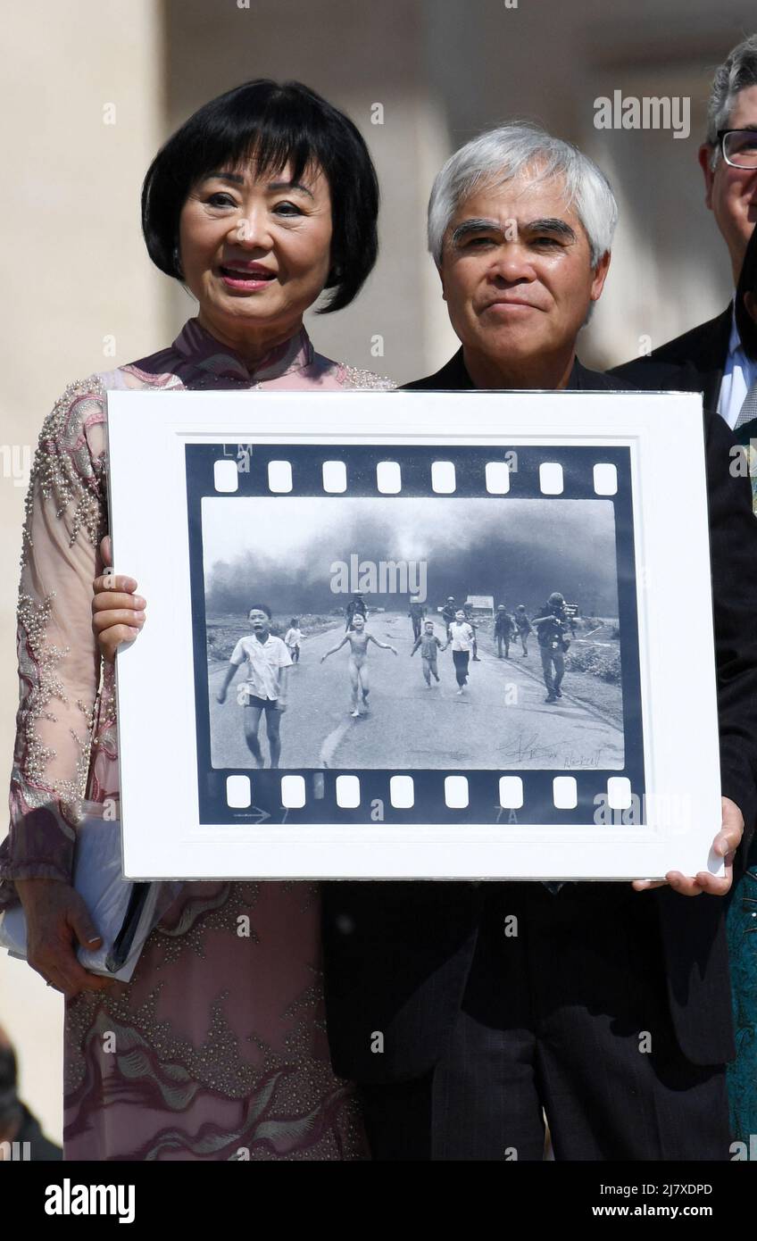 Kim phuc napalm girl hi-res stock photography and images - Alamy