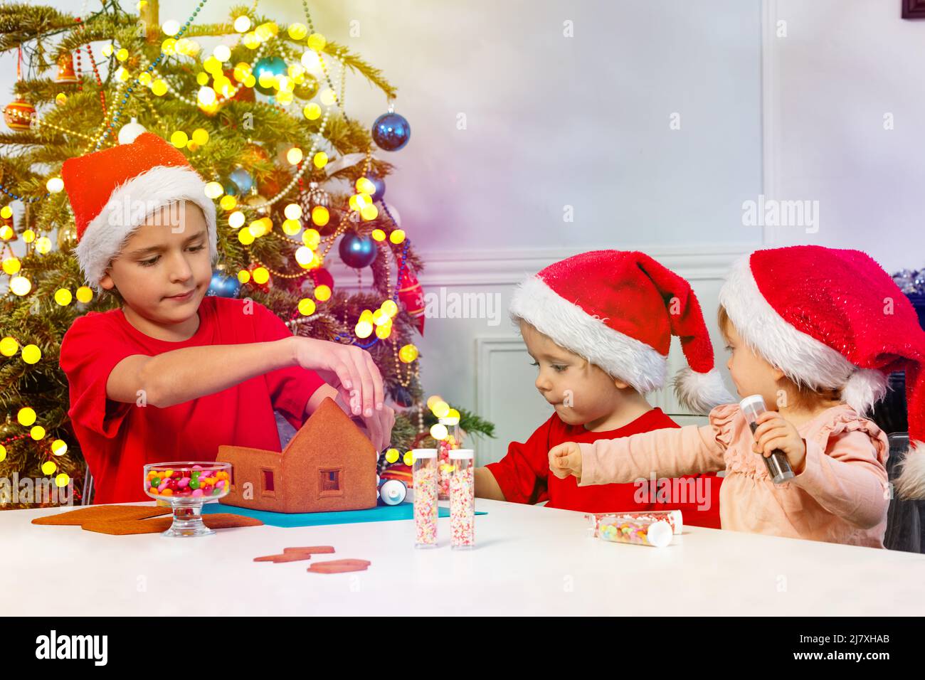 Gingerbread kids hi-res stock photography and images - Alamy