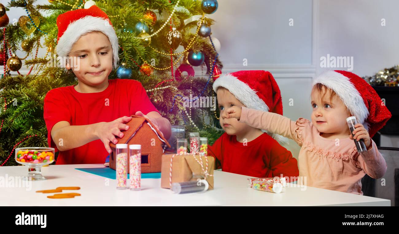 Gingerbread kids hi-res stock photography and images - Alamy