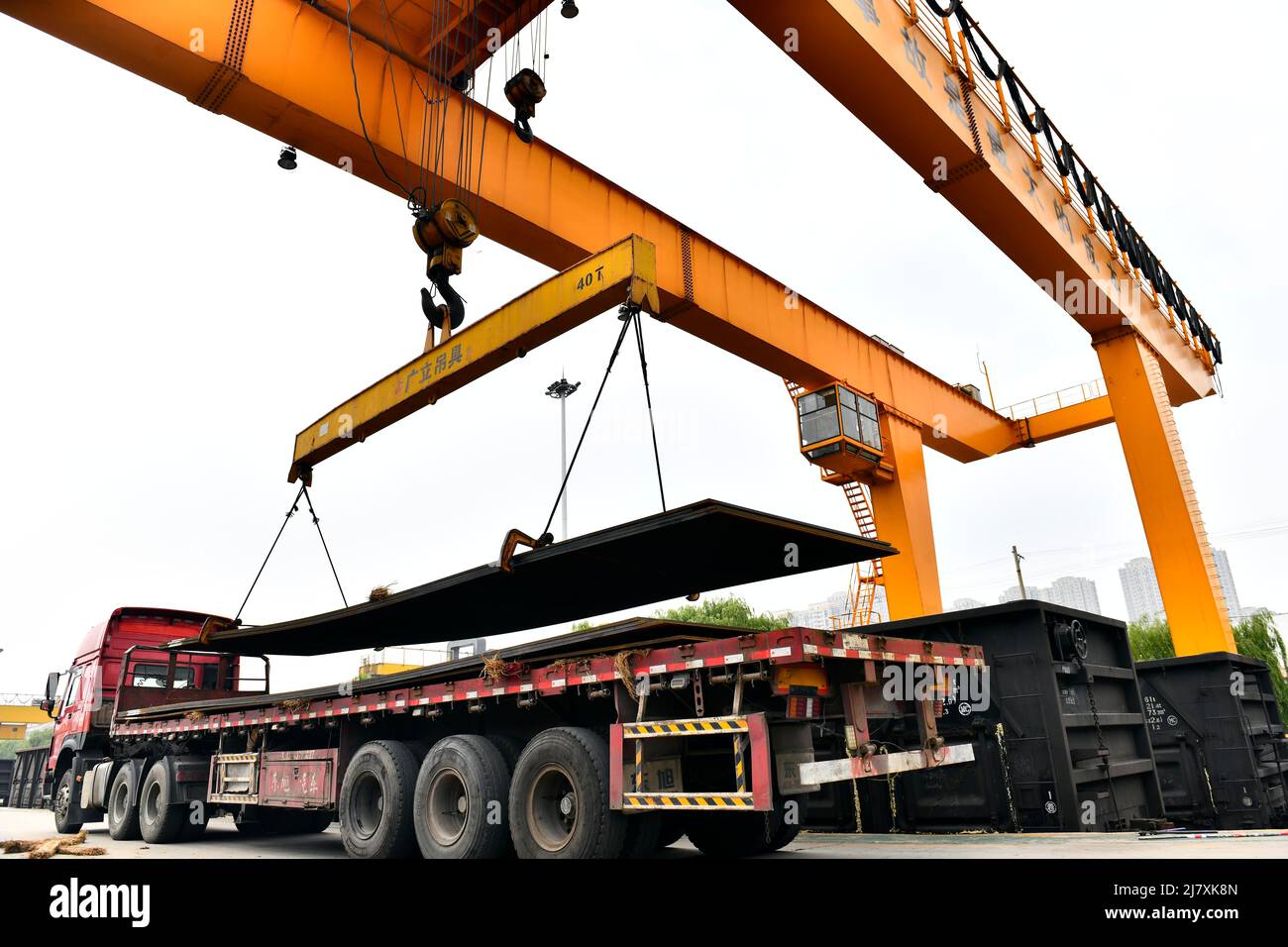 Crane stability hi-res stock photography and images - Alamy