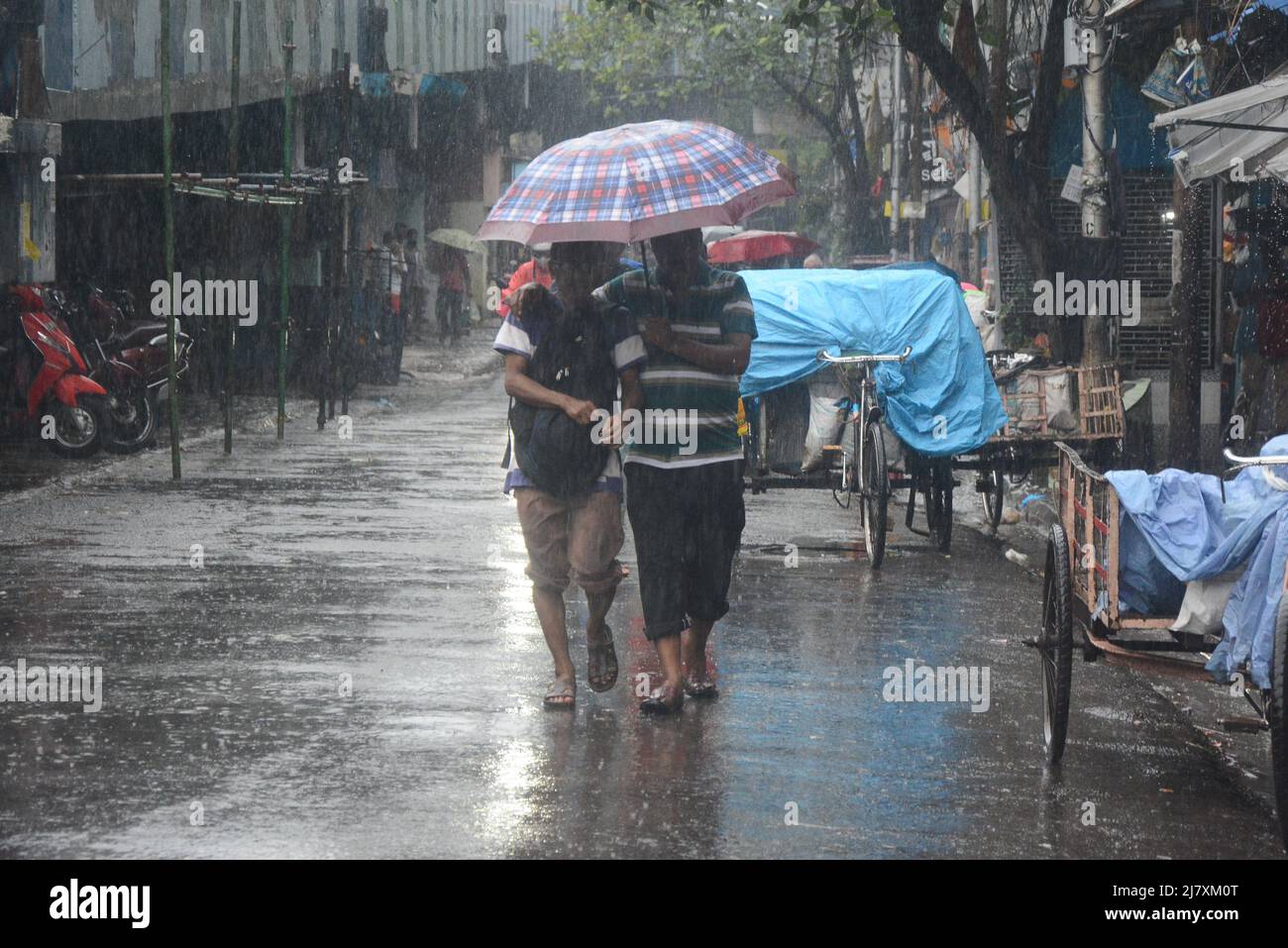 Orissa cyclone hi-res stock photography and images - Alamy