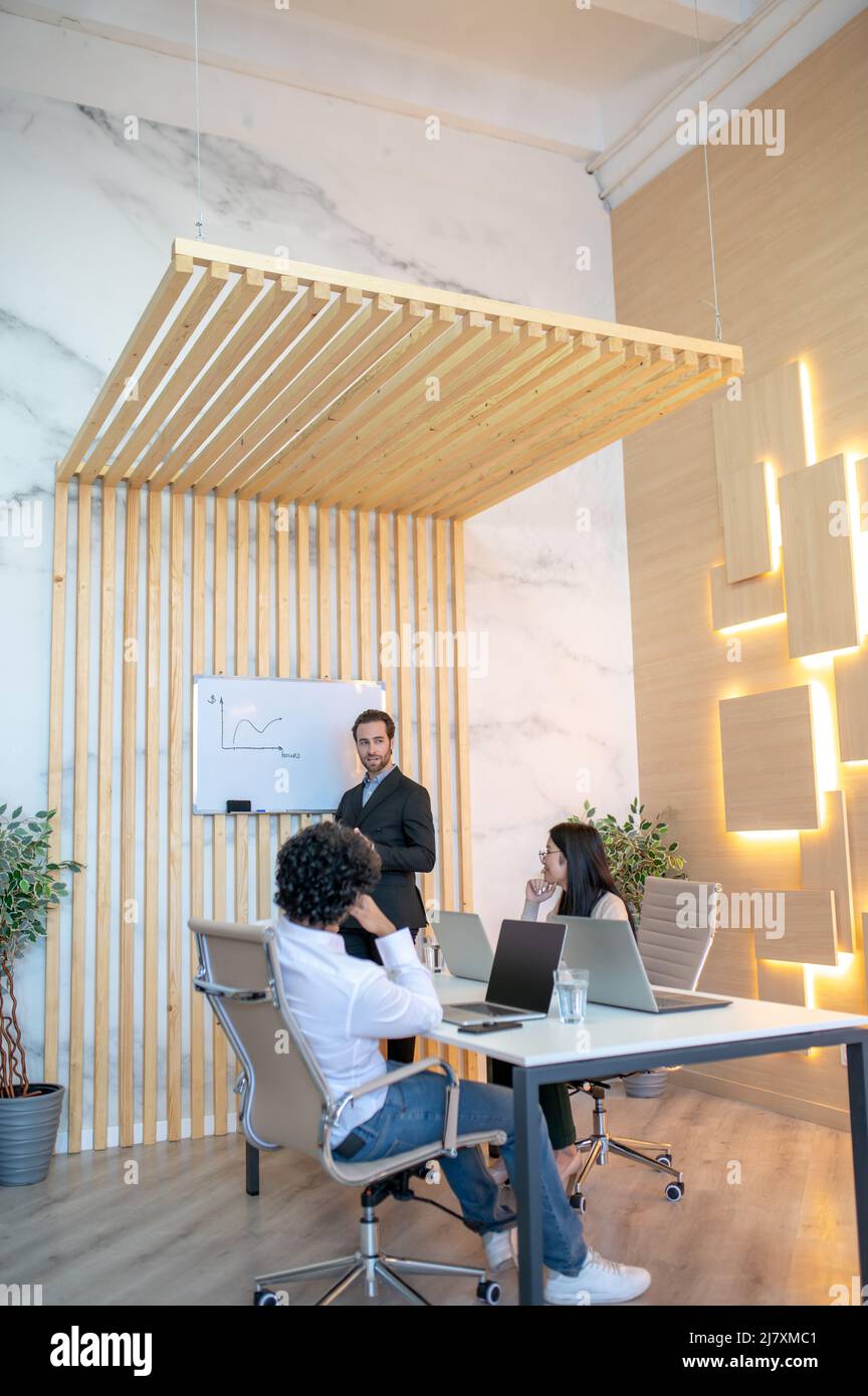 Speaking table hi-res stock photography and images - Alamy