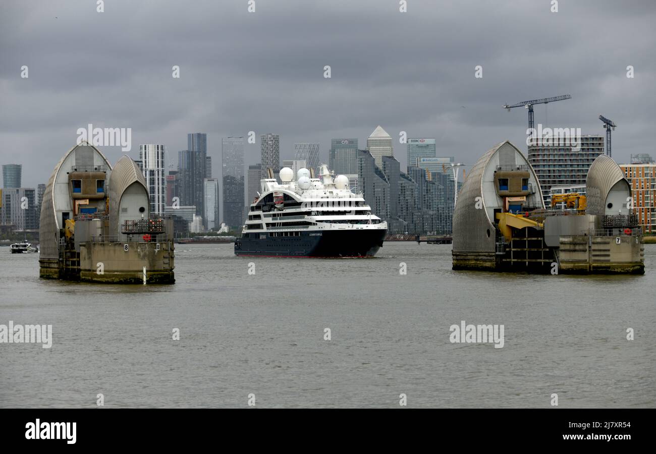 11/05/2022 Thames Barrier UK Cruising the trough the Thames Barrier the ...