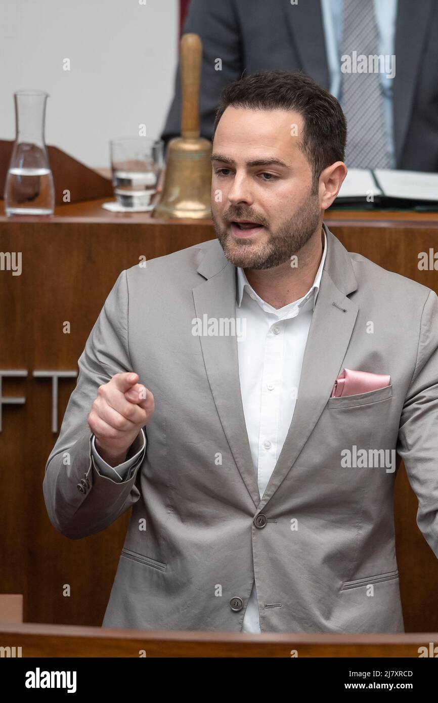 11 May 2022, Bremen: Thore Schäck (FDP) speaks at a session of the ...