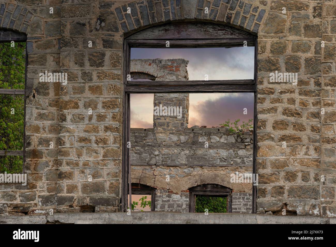 close up of a decaying building Stock Photo - Alamy