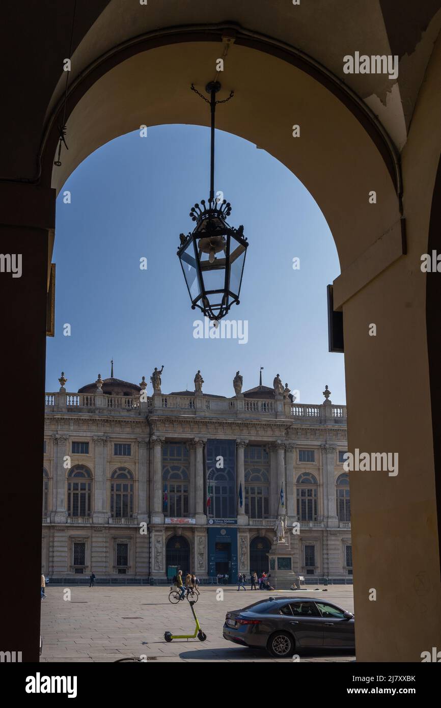 Castello square hi-res stock photography and images - Alamy