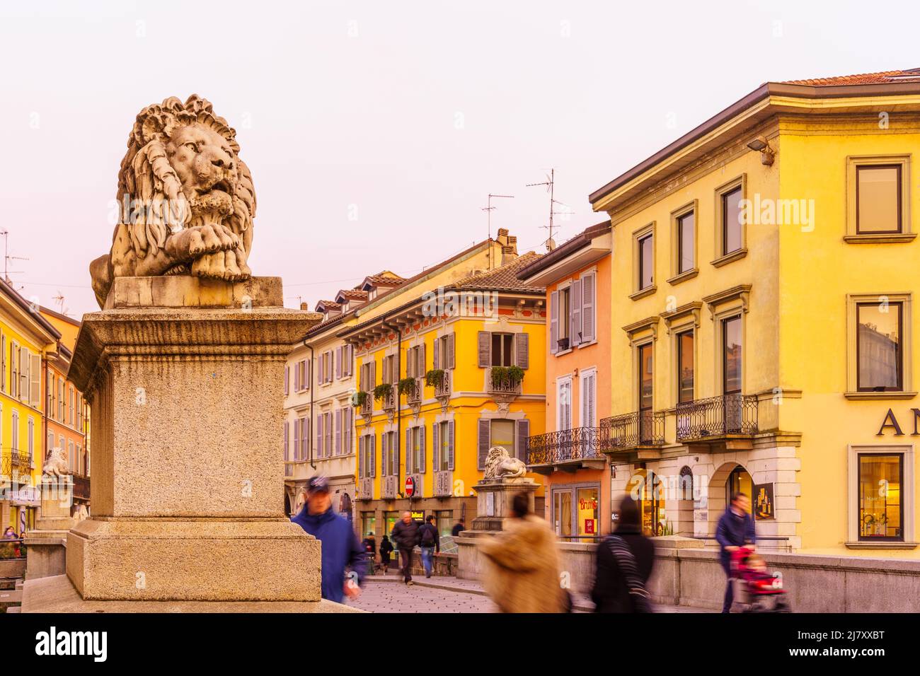 The lion bridge hi-res stock photography and images - Alamy
