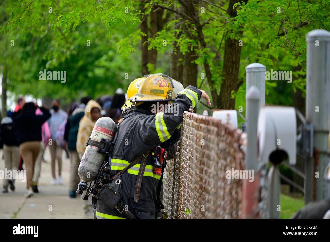 Students in school yard hi-res stock photography and images - Alamy