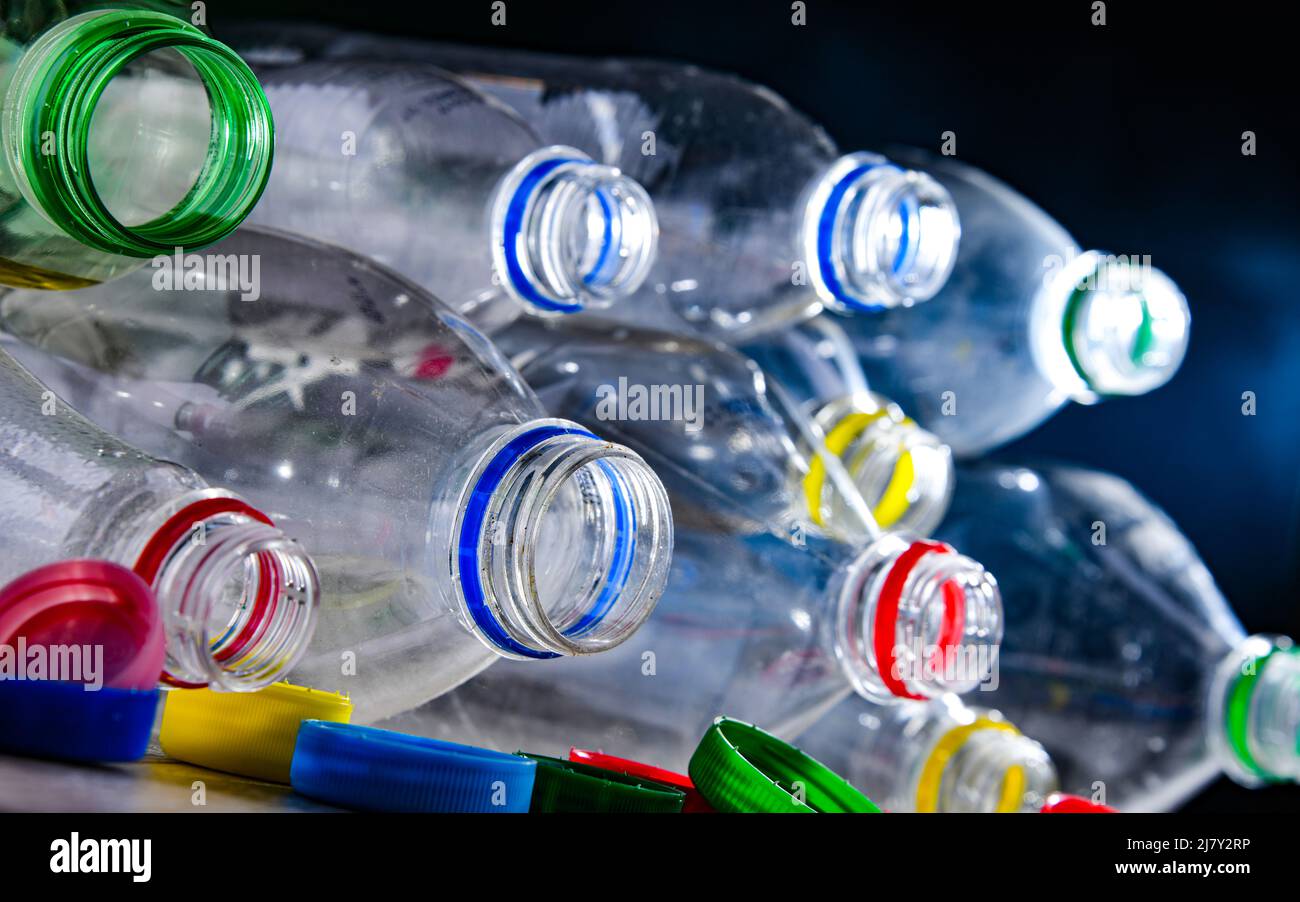 Empty carbonated drink bottles. Plastic waste Stock Photo - Alamy
