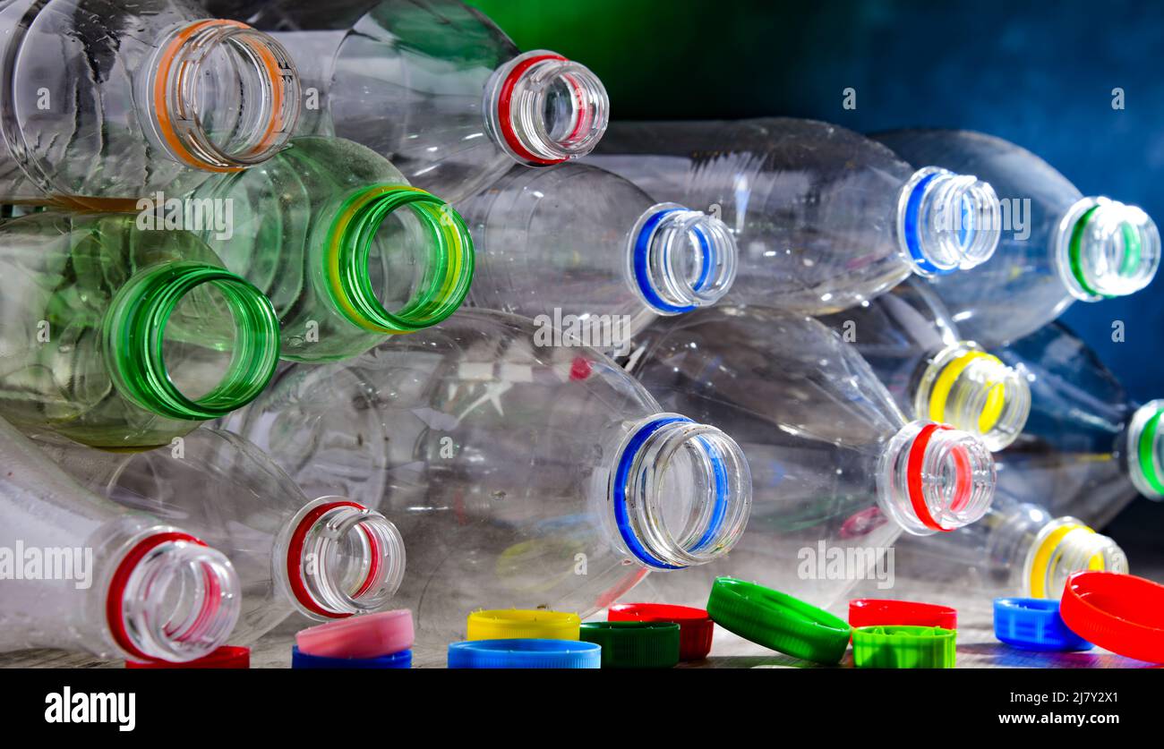 Empty carbonated drink bottles. Plastic waste Stock Photo - Alamy