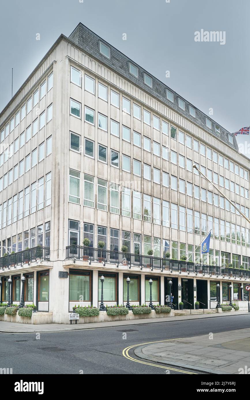 The RAG (Army and Navy club), London, England Stock Photo - Alamy