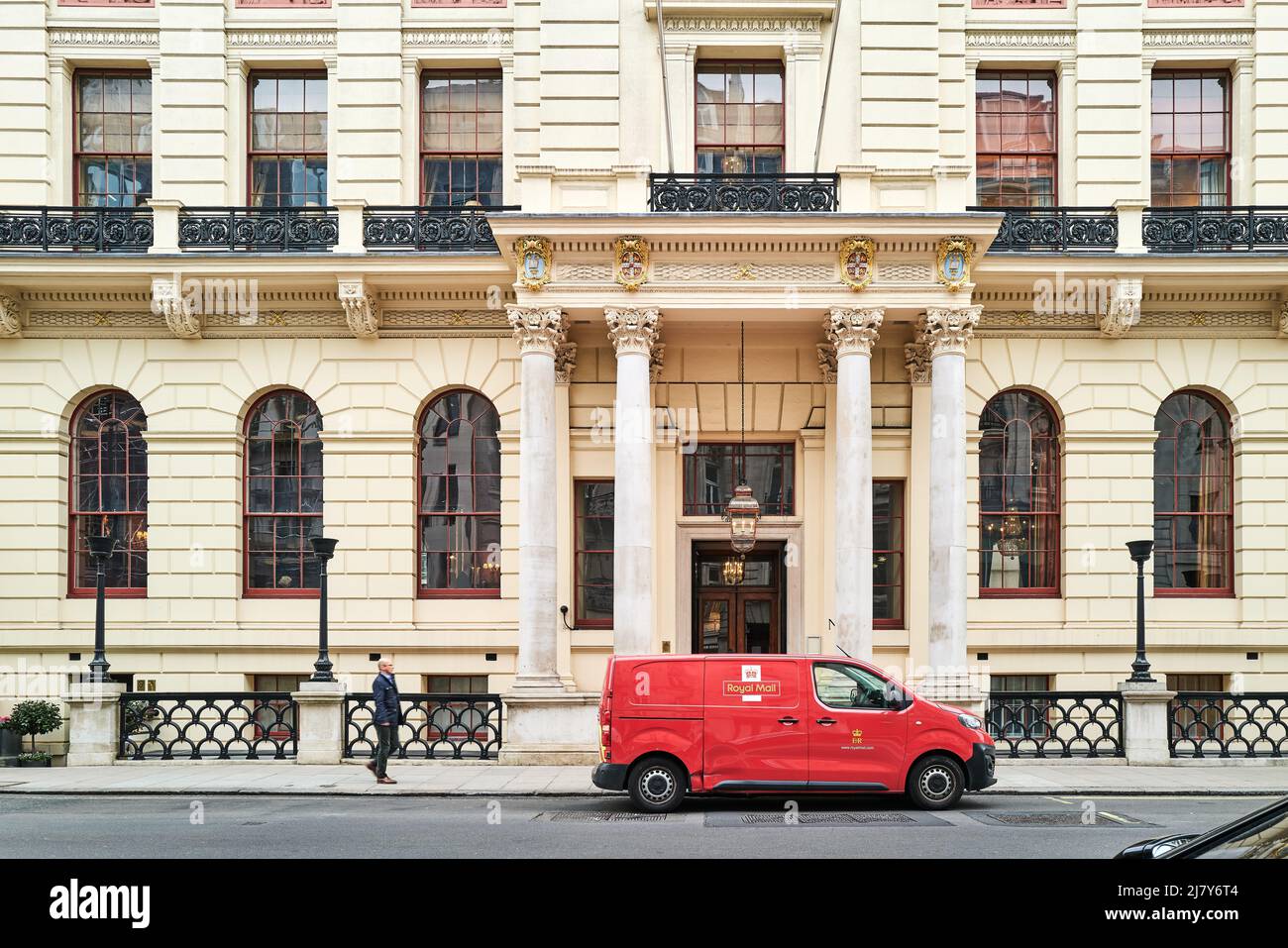 Red Royal Mail post office van outside Oxford and Cambridge Club ...