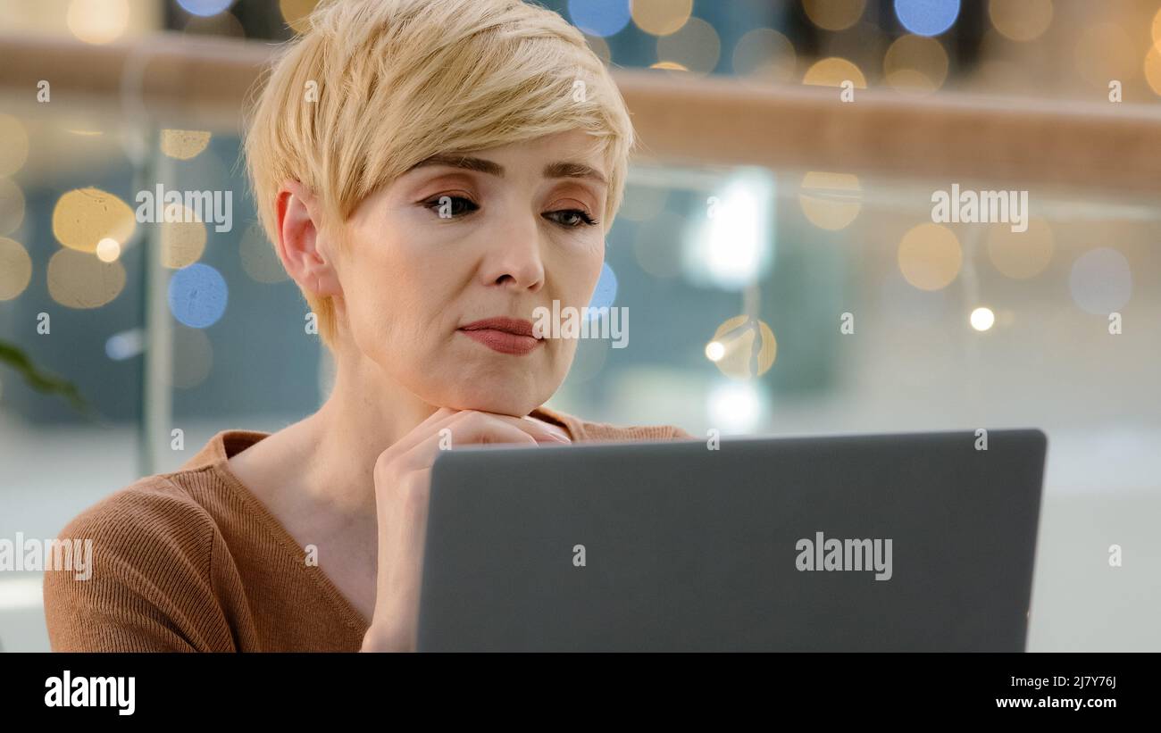 Headshot analysis hi-res stock photography and images - Alamy