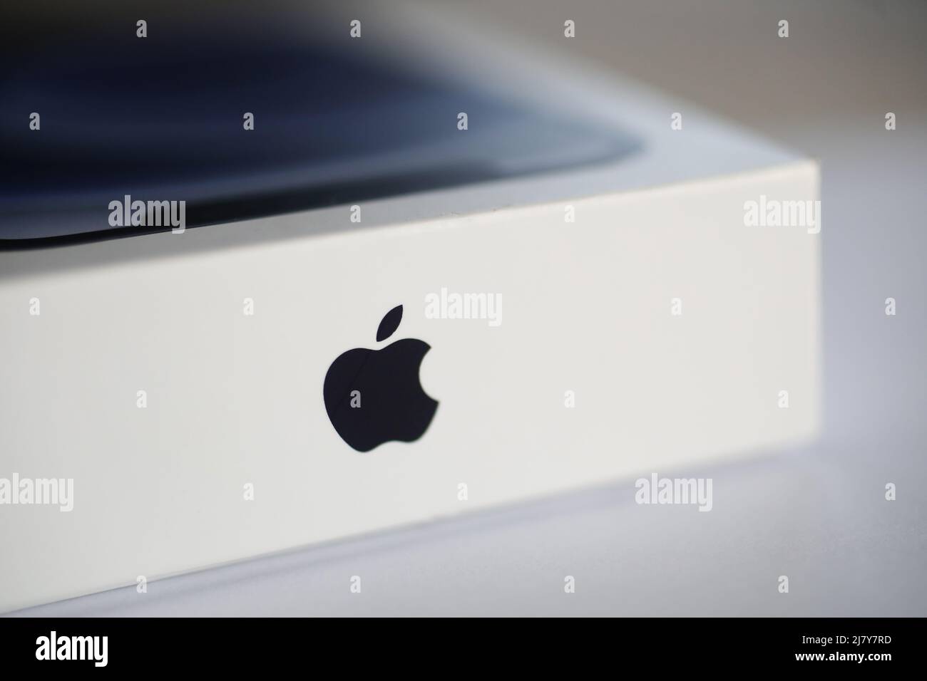 Iphone 12 box hi-res stock photography and images - Alamy