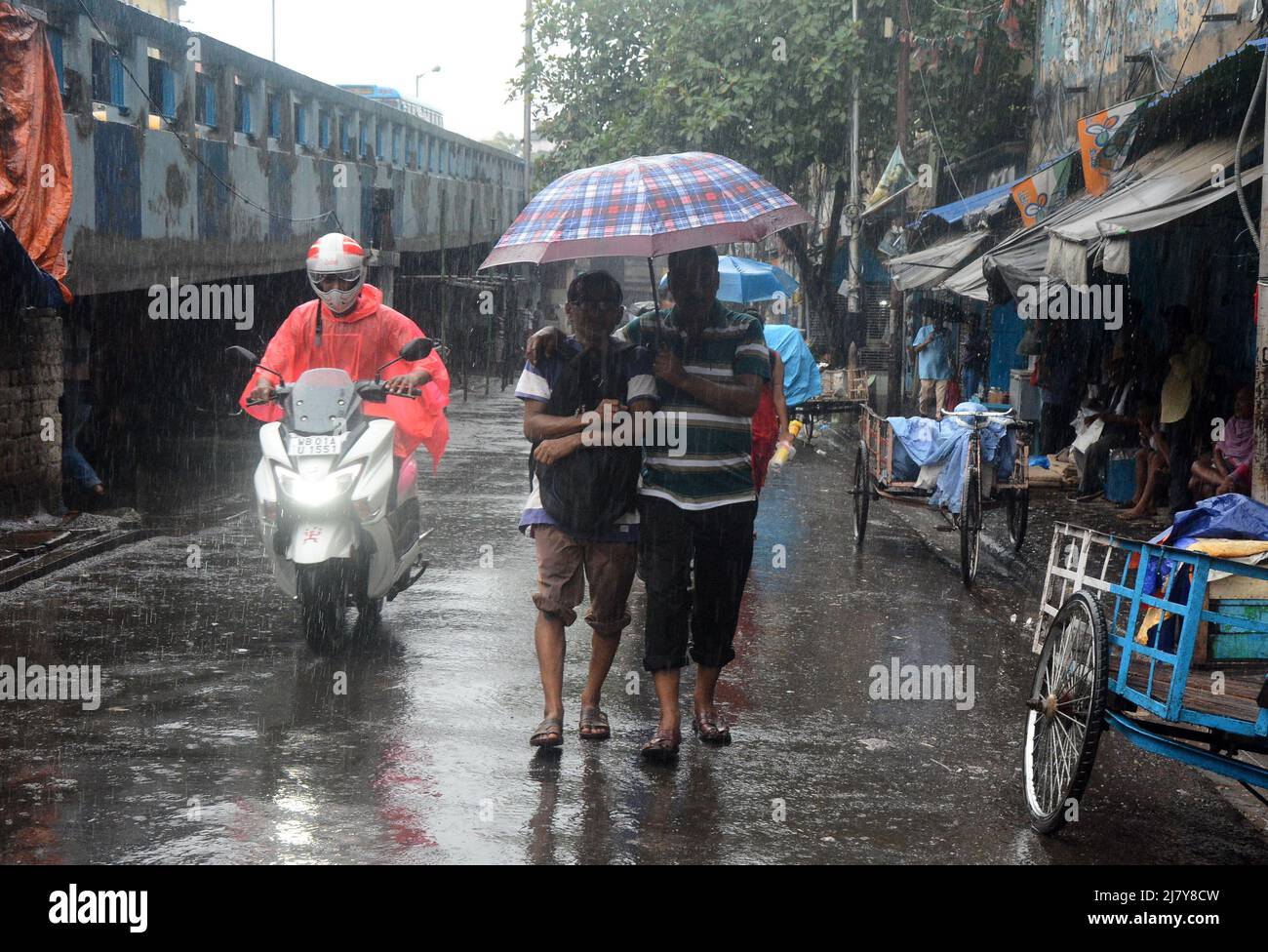 Orissa cyclone hi-res stock photography and images - Alamy