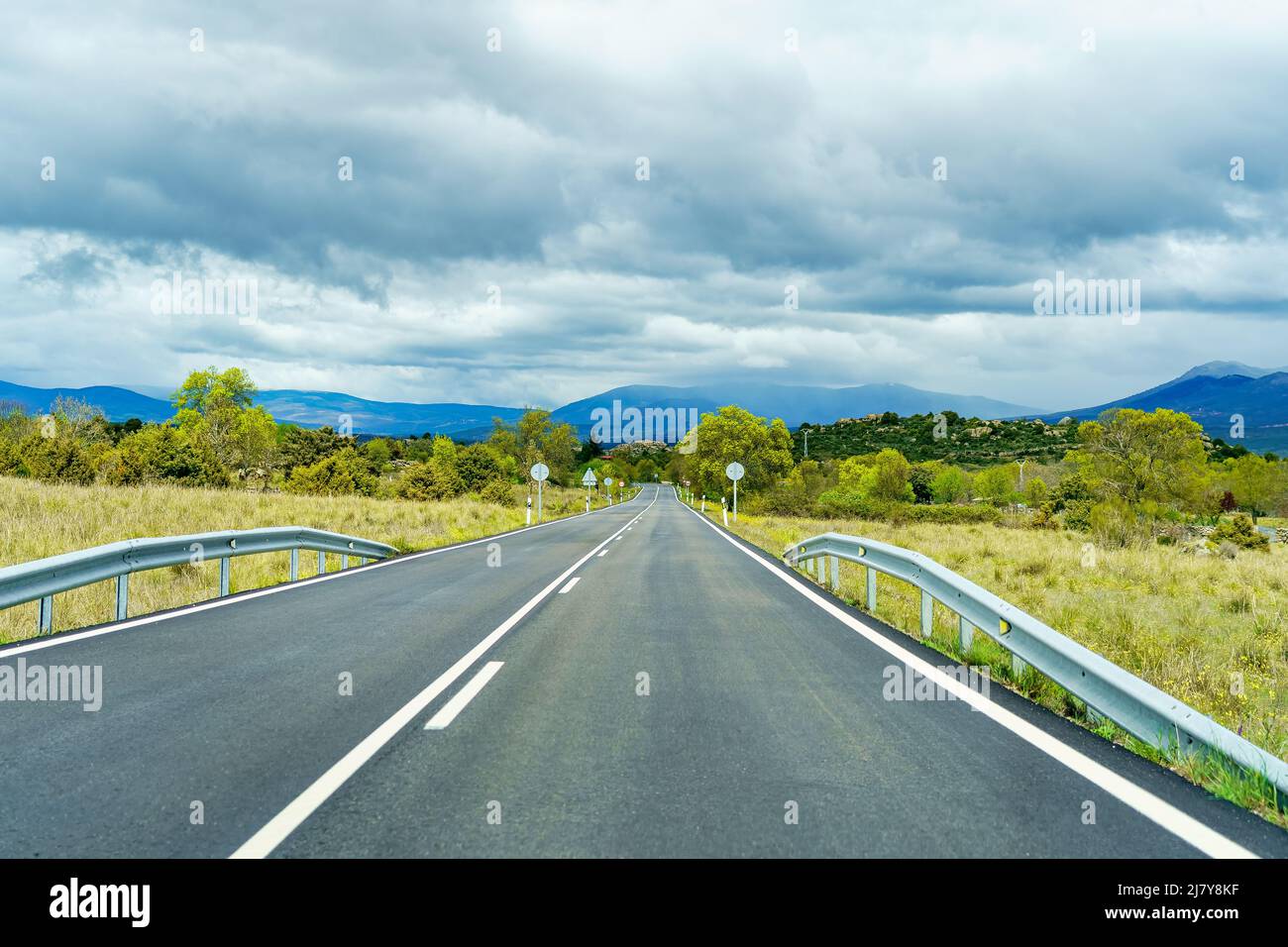 Straight mountain hi-res stock photography and images - Alamy