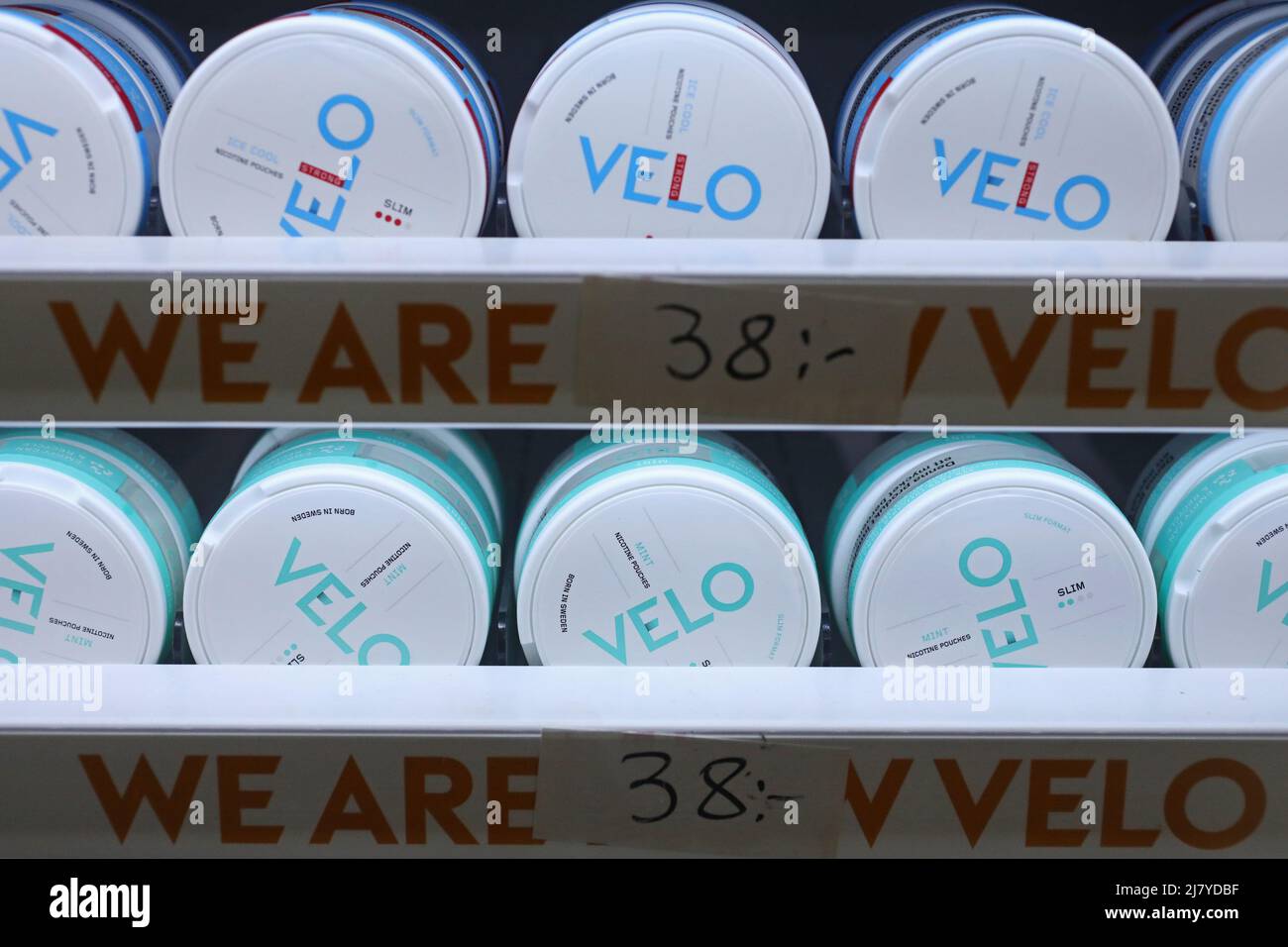 Velo snus (snuff) in a kiosk (store Stock Photo - Alamy