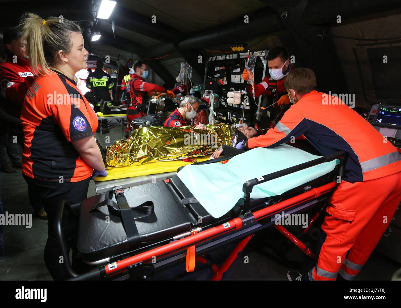 Field hospital hi-res stock photography and images - Alamy