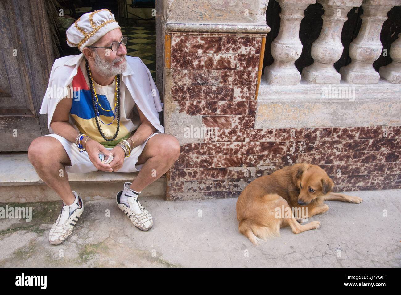 Man sitting on stoop hi-res stock photography and images - Alamy