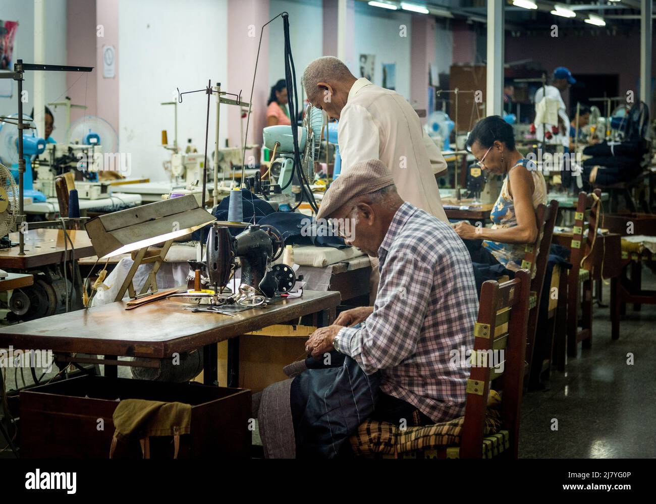 Workers in Havana, Cuba in a sewing shop Stock Photo - Alamy