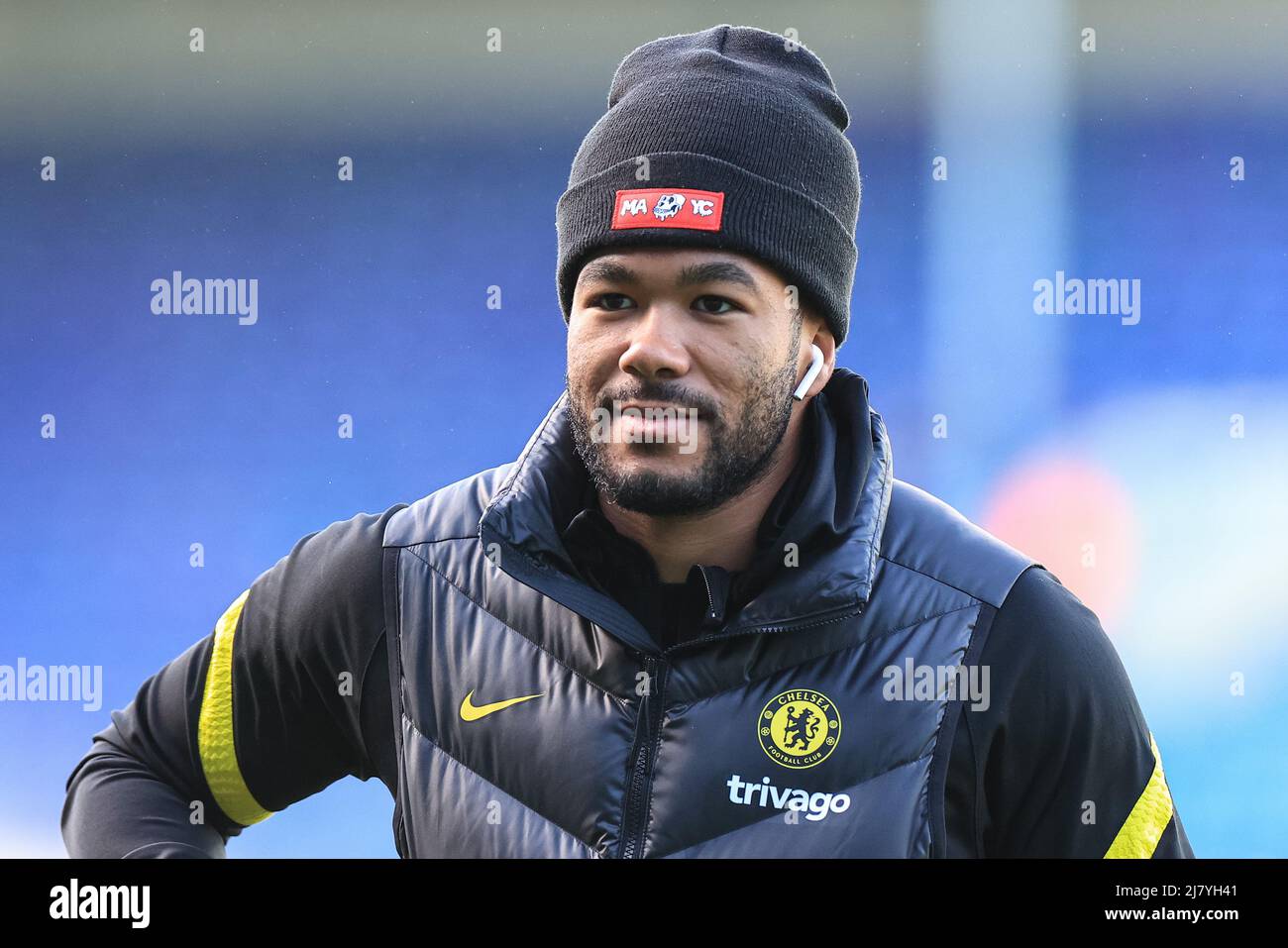 Leeds united chelsea elland road hi-res stock photography and images ...