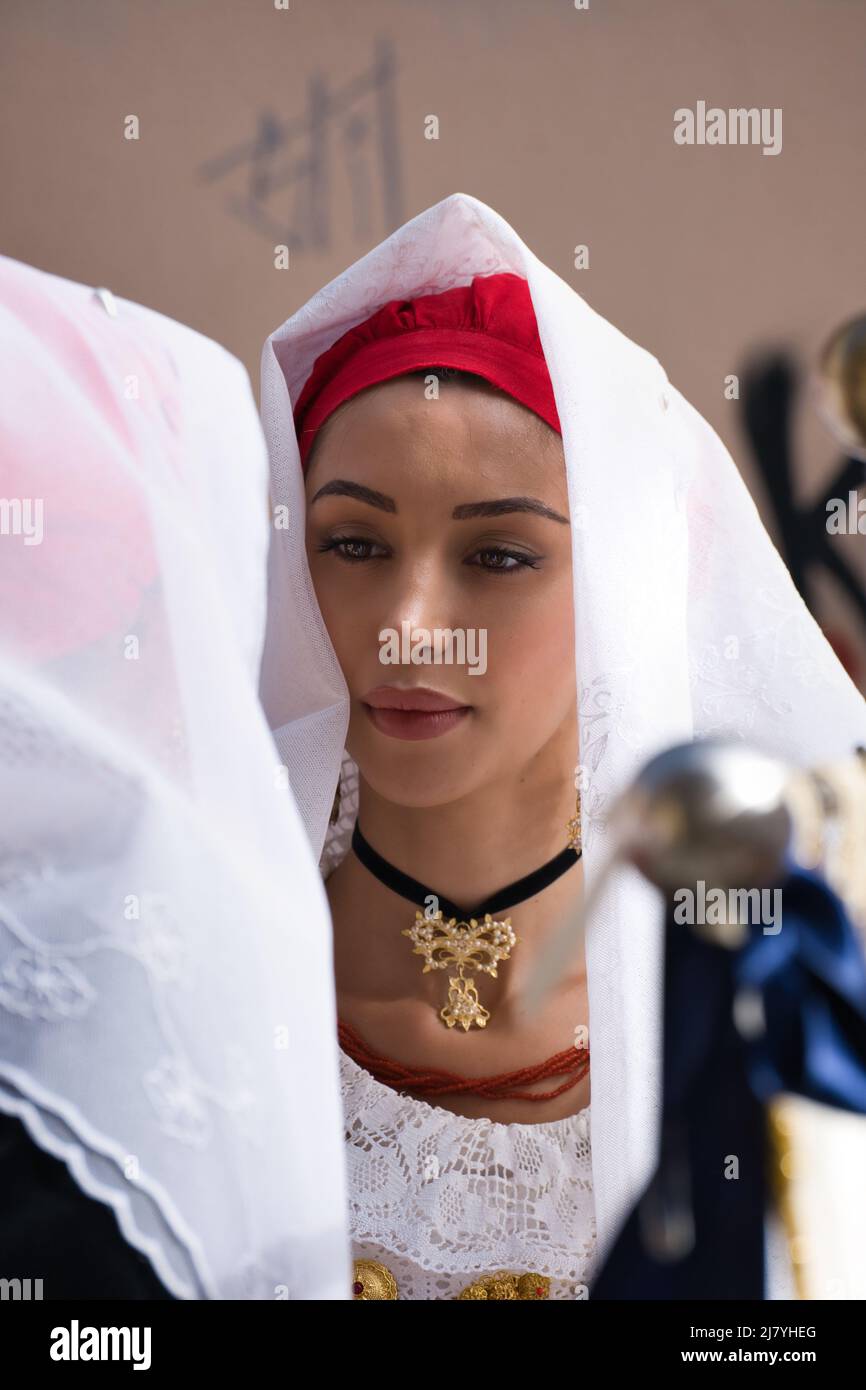 Sardinian traditional clothes hi-res stock photography and images - Alamy