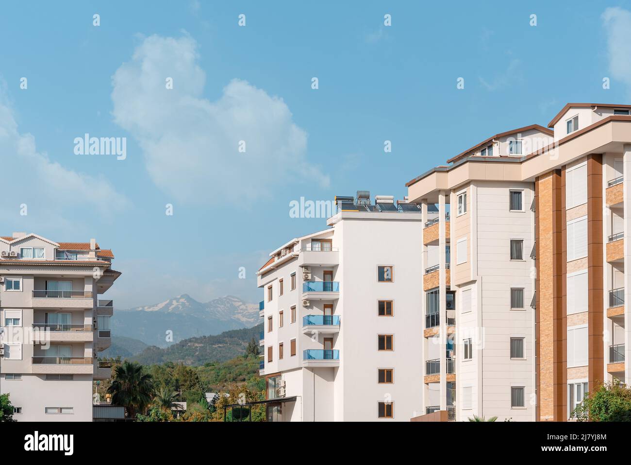 Modern house mountain hi-res stock photography and images - Alamy