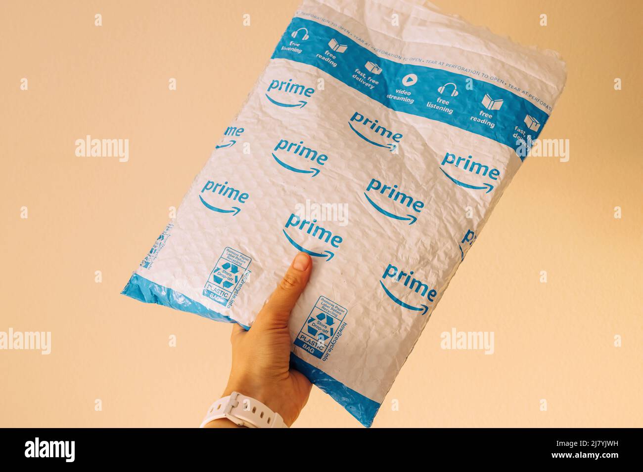 Amazon delivery bag hi-res stock photography and images - Alamy