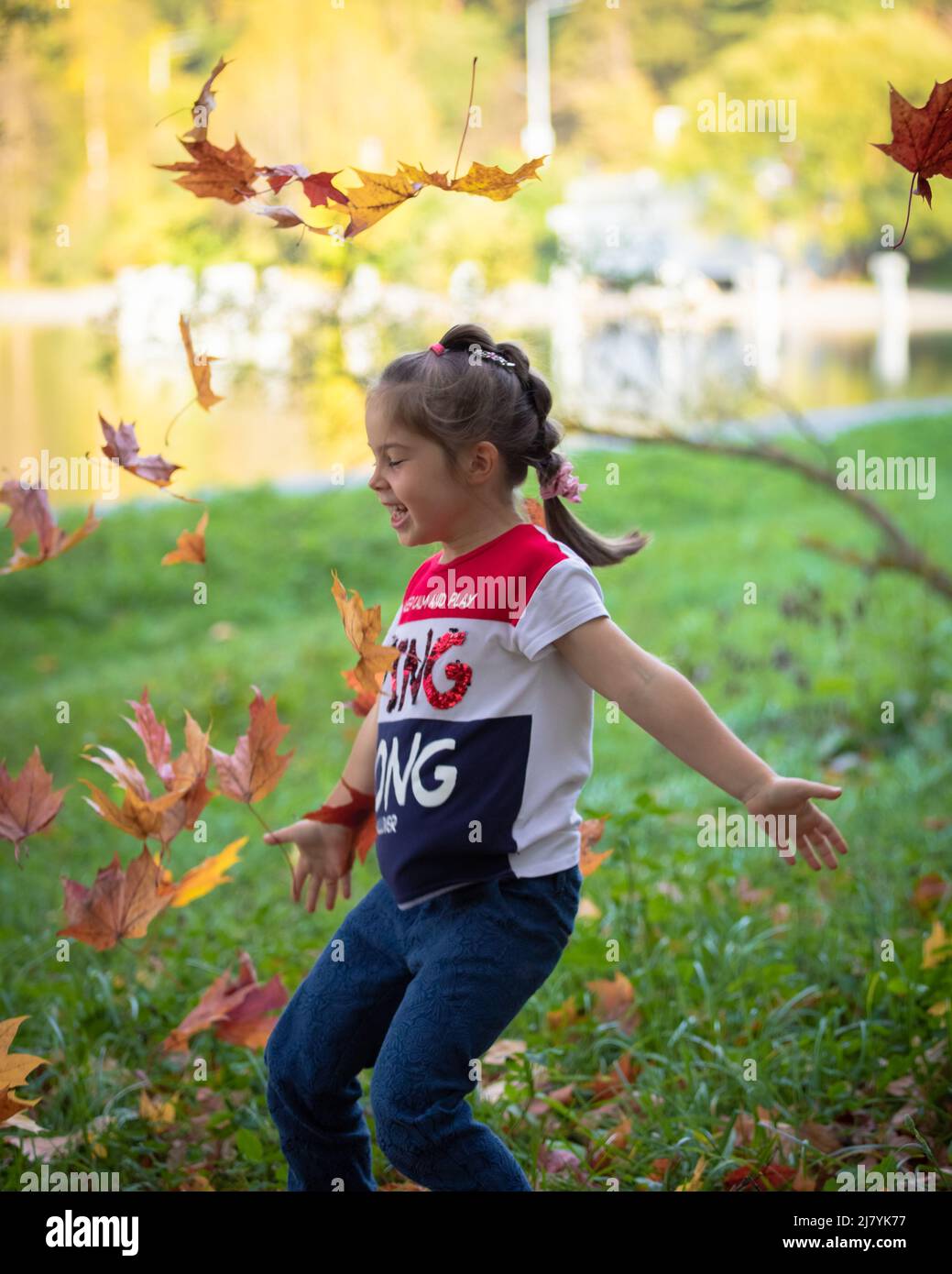 Loves throws hi-res stock photography and images - Alamy