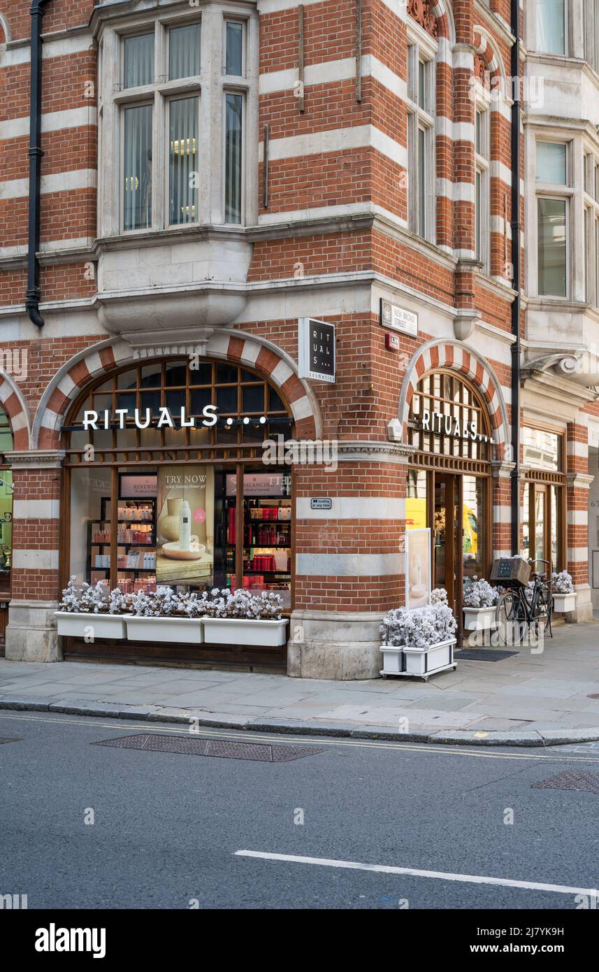 Exterior of Rituals cosmetics shop in Old Broad Street, London, England ...