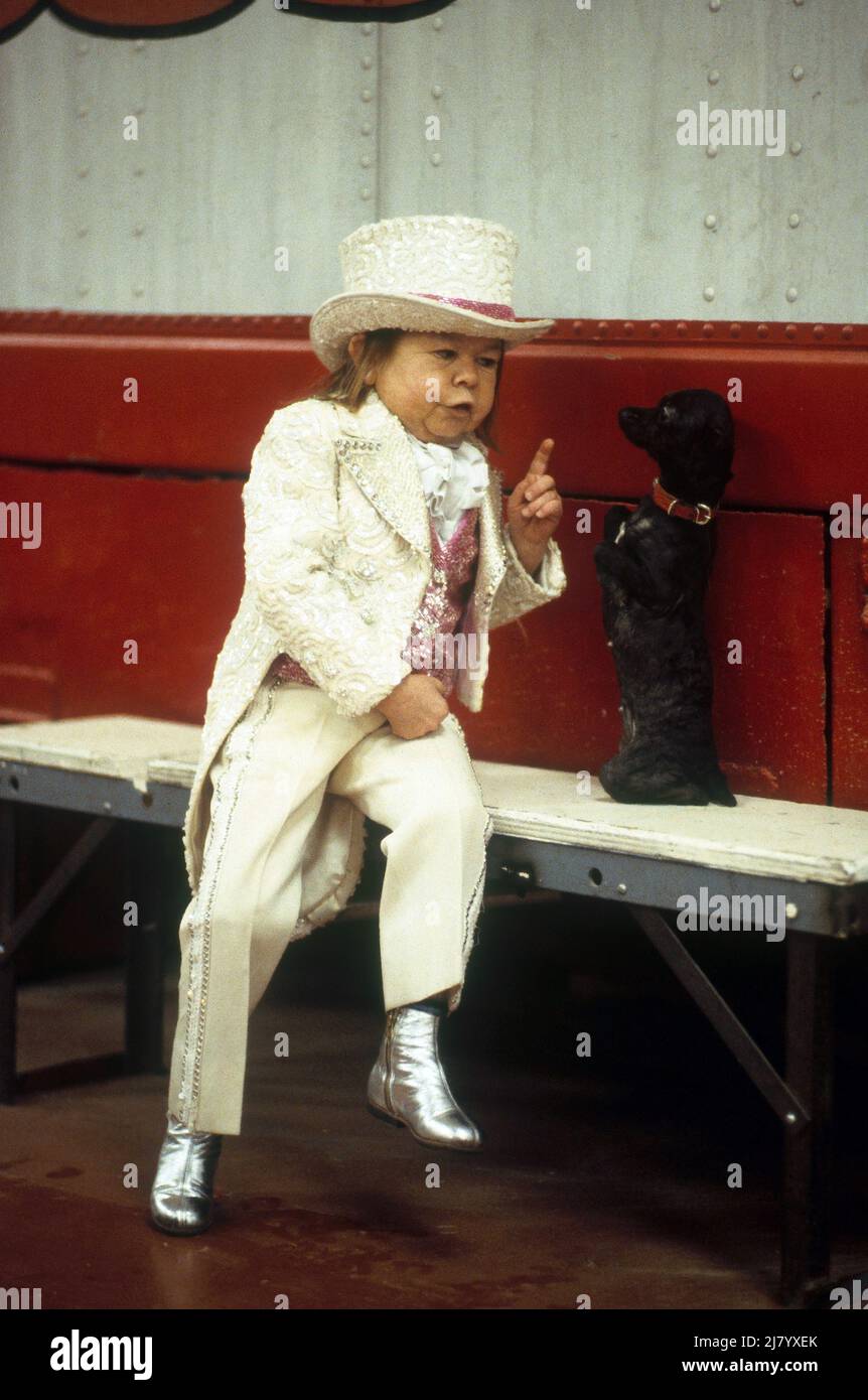 Michu and Puppy, Ringling Bros Circus Stock Photo - Alamy