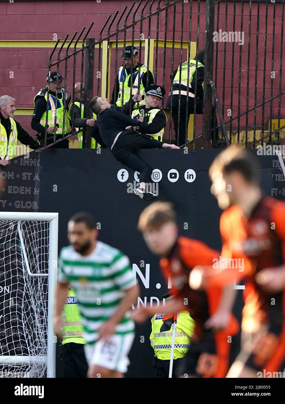 Cinch advertising hi-res stock photography and images - Alamy