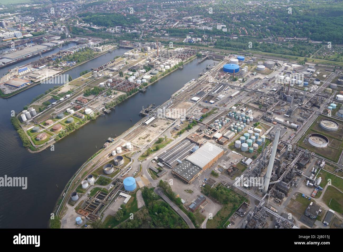 Europa oil tanks europa oil tanks hi-res stock photography and images ...