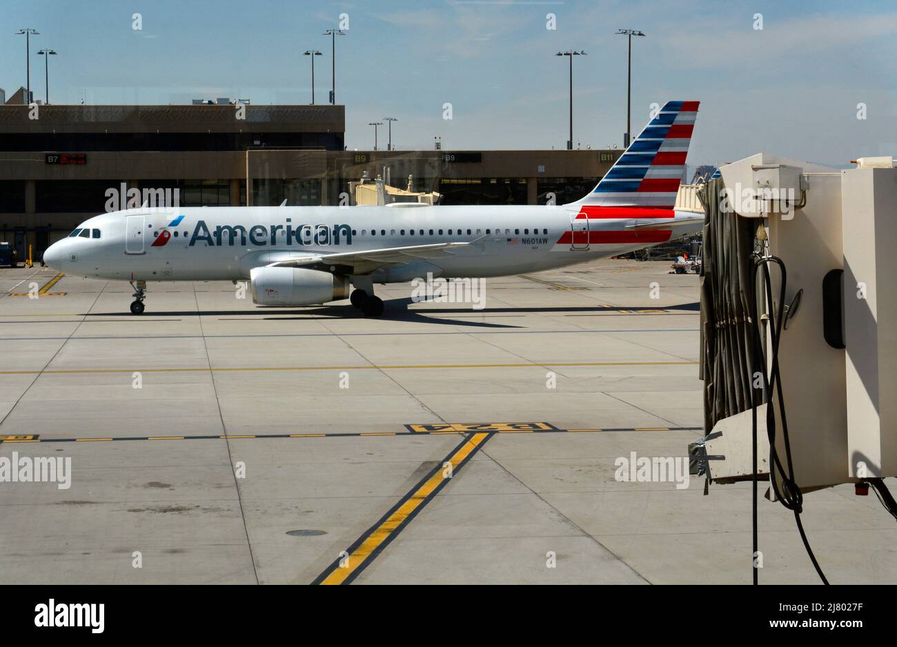 An American Airlines Airbus A320 passenger plane taxis at Phoenix Sky ...
