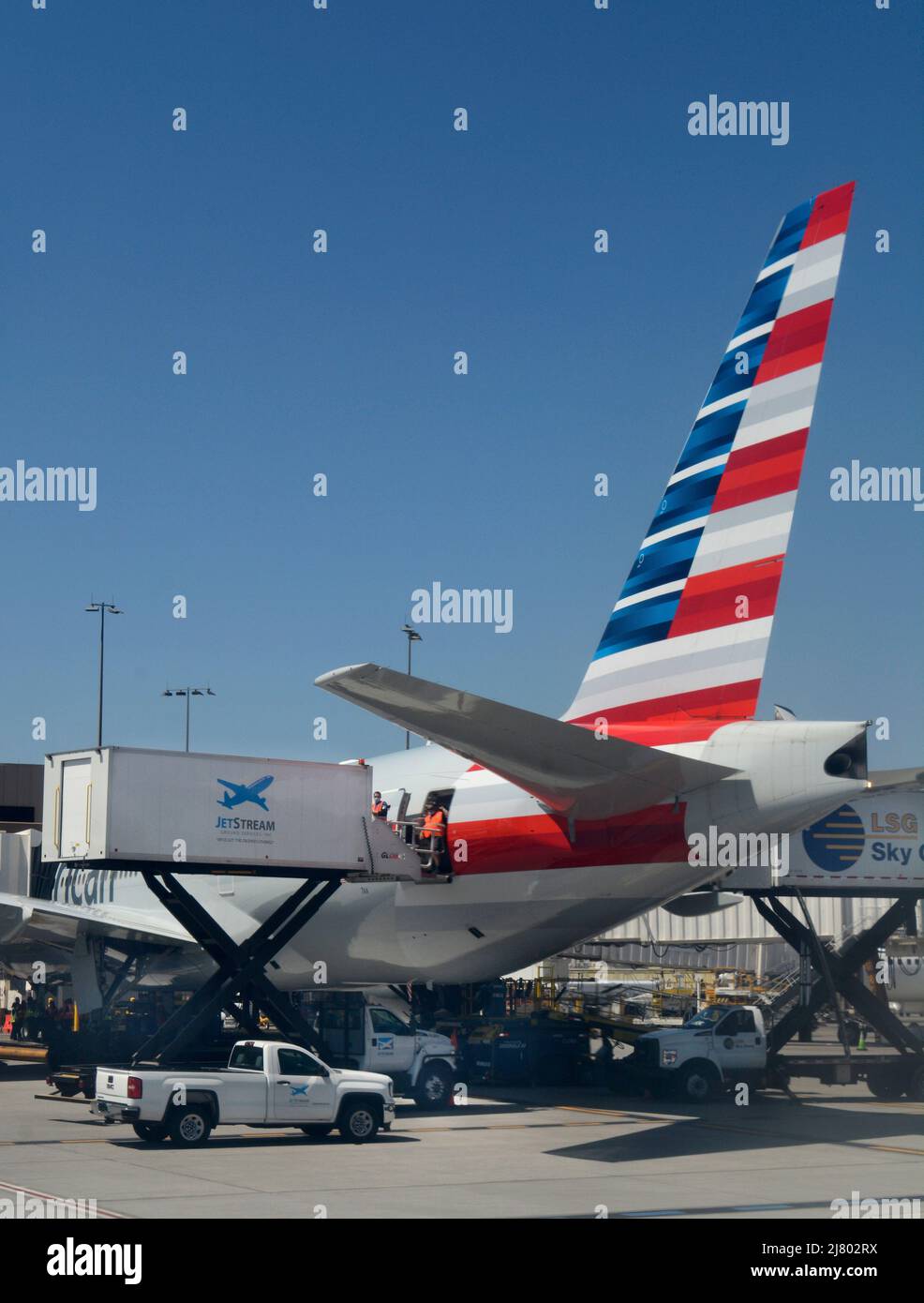 Jetstream Ground Services workers service an American Airlines ...