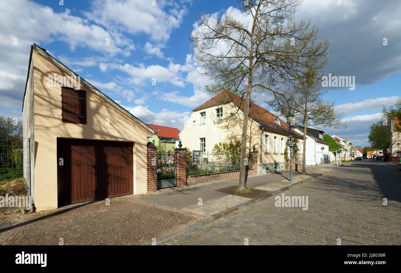 Teltow, Germany. 26th Apr, 2022. Residential and commercial buildings ...