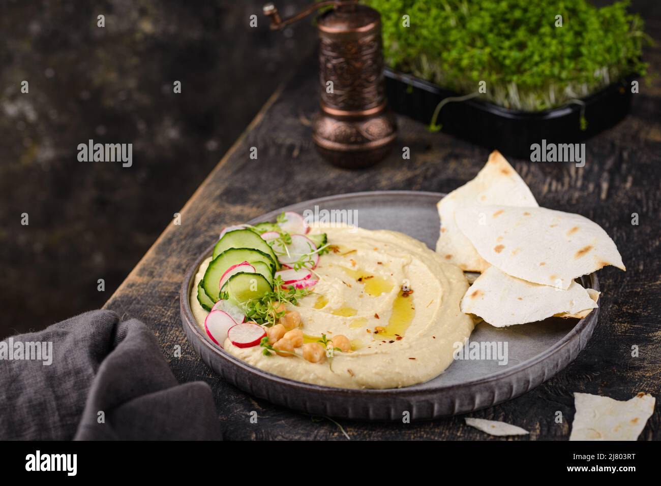 Hummus from chickpeas and pita bread Stock Photo - Alamy