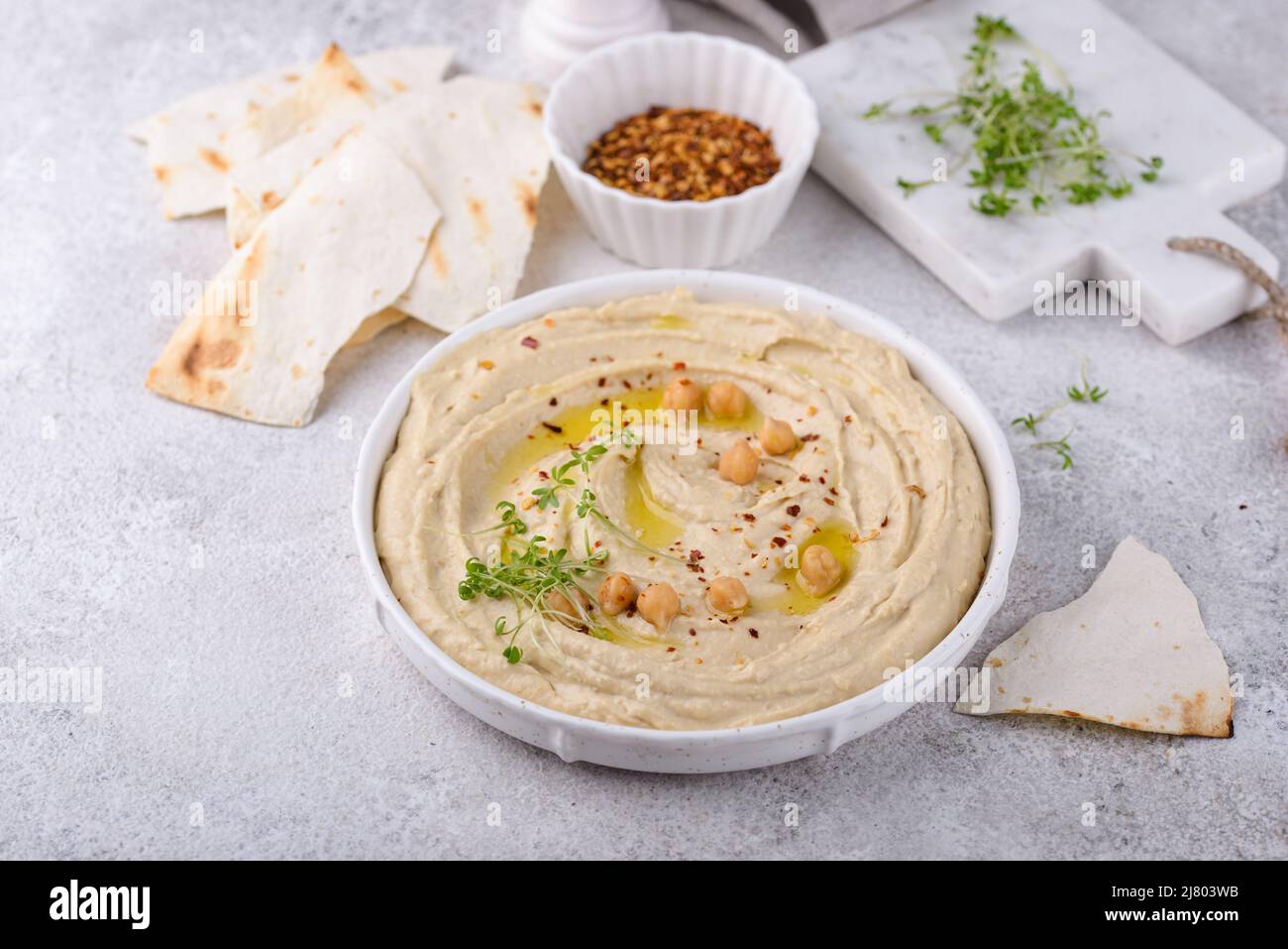 Hummus from chickpeas and pita bread Stock Photo - Alamy