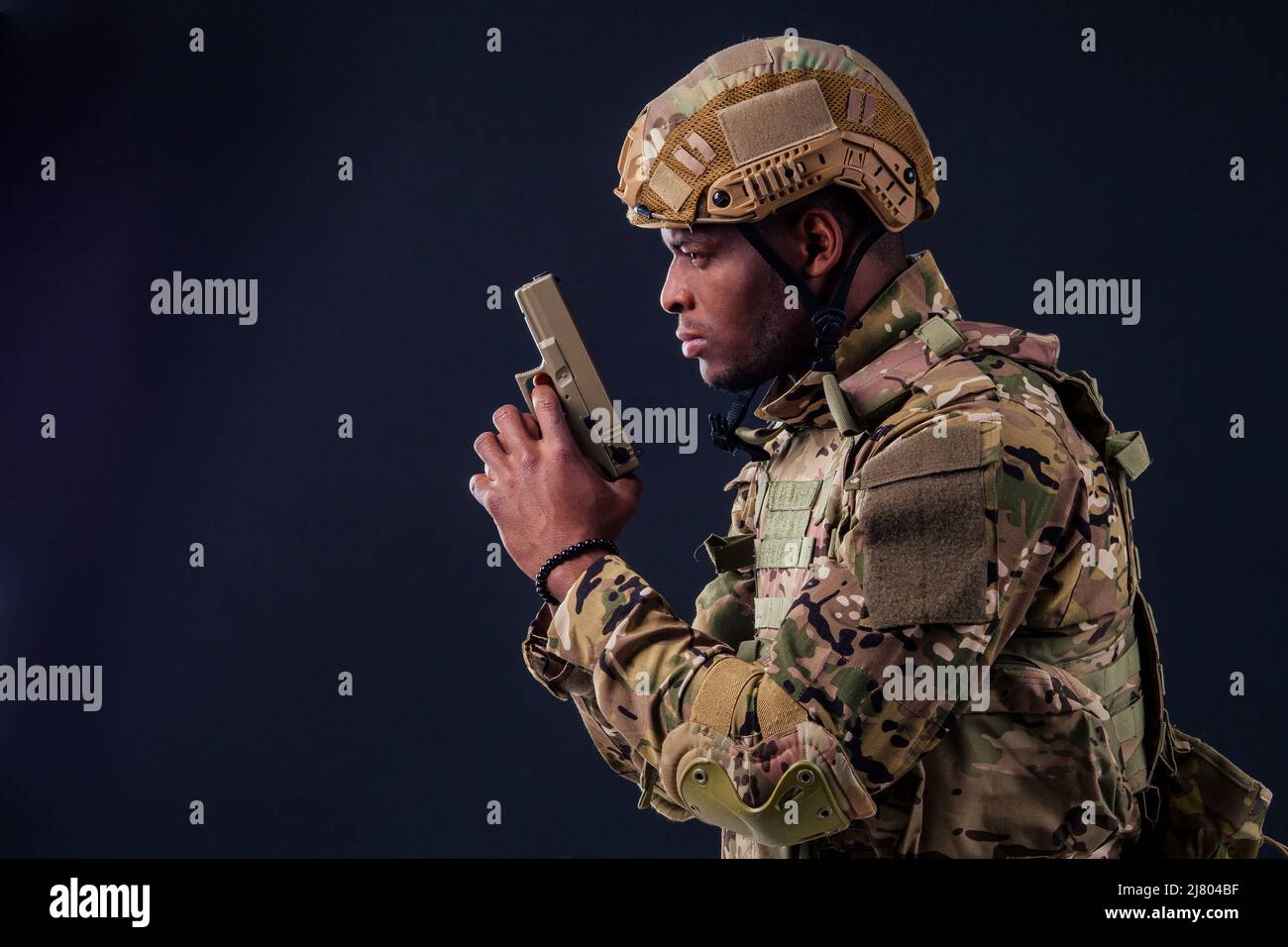 Us serviceman in camouflage hi-res stock photography and images - Alamy