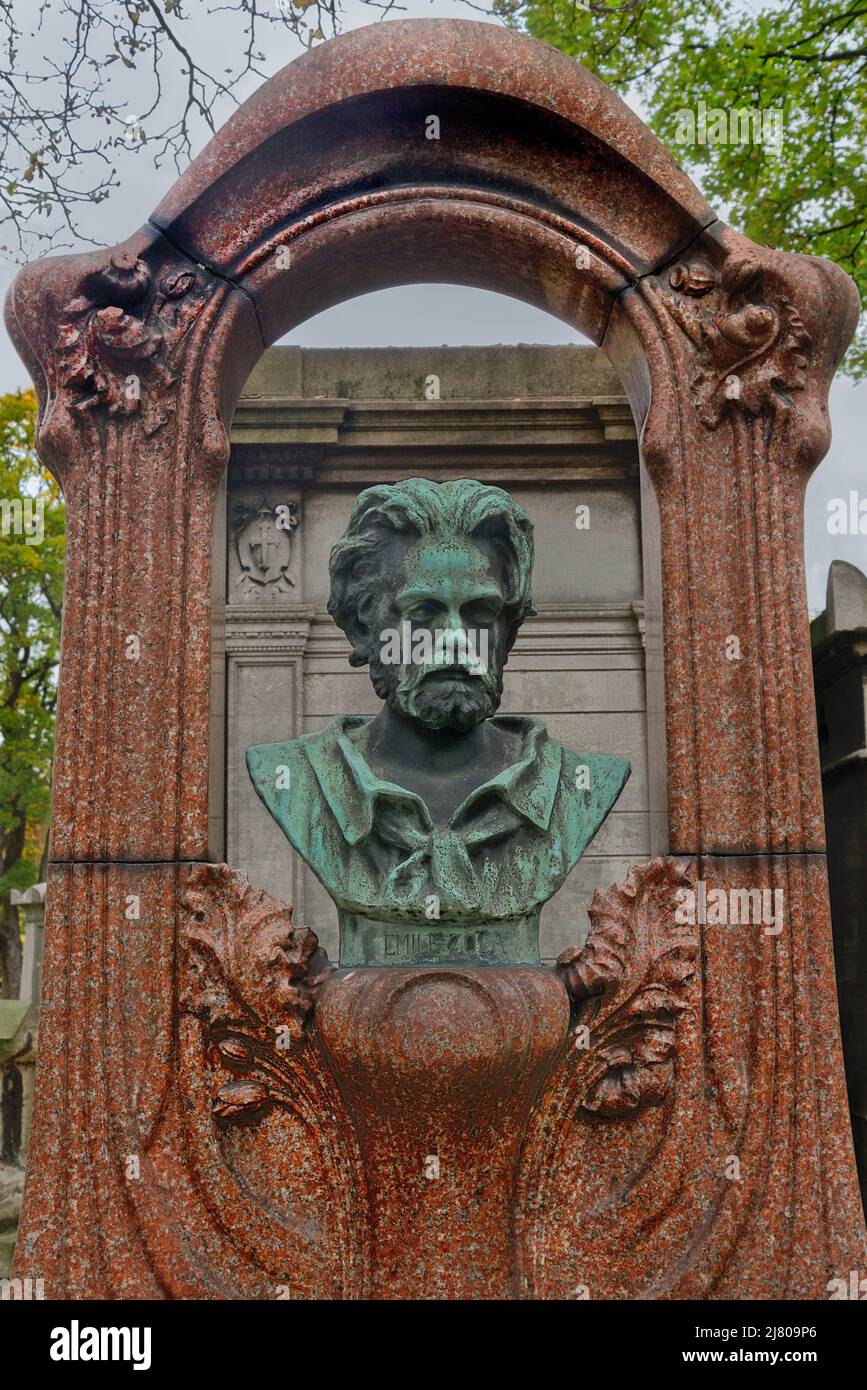 The bronze bust of Émile Zola in his cenotaph the Montmartre cemetery ...