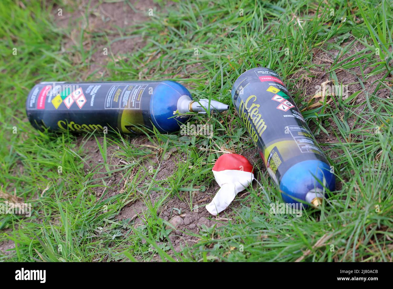 Huffing inhalant hi-res stock photography and images - Alamy