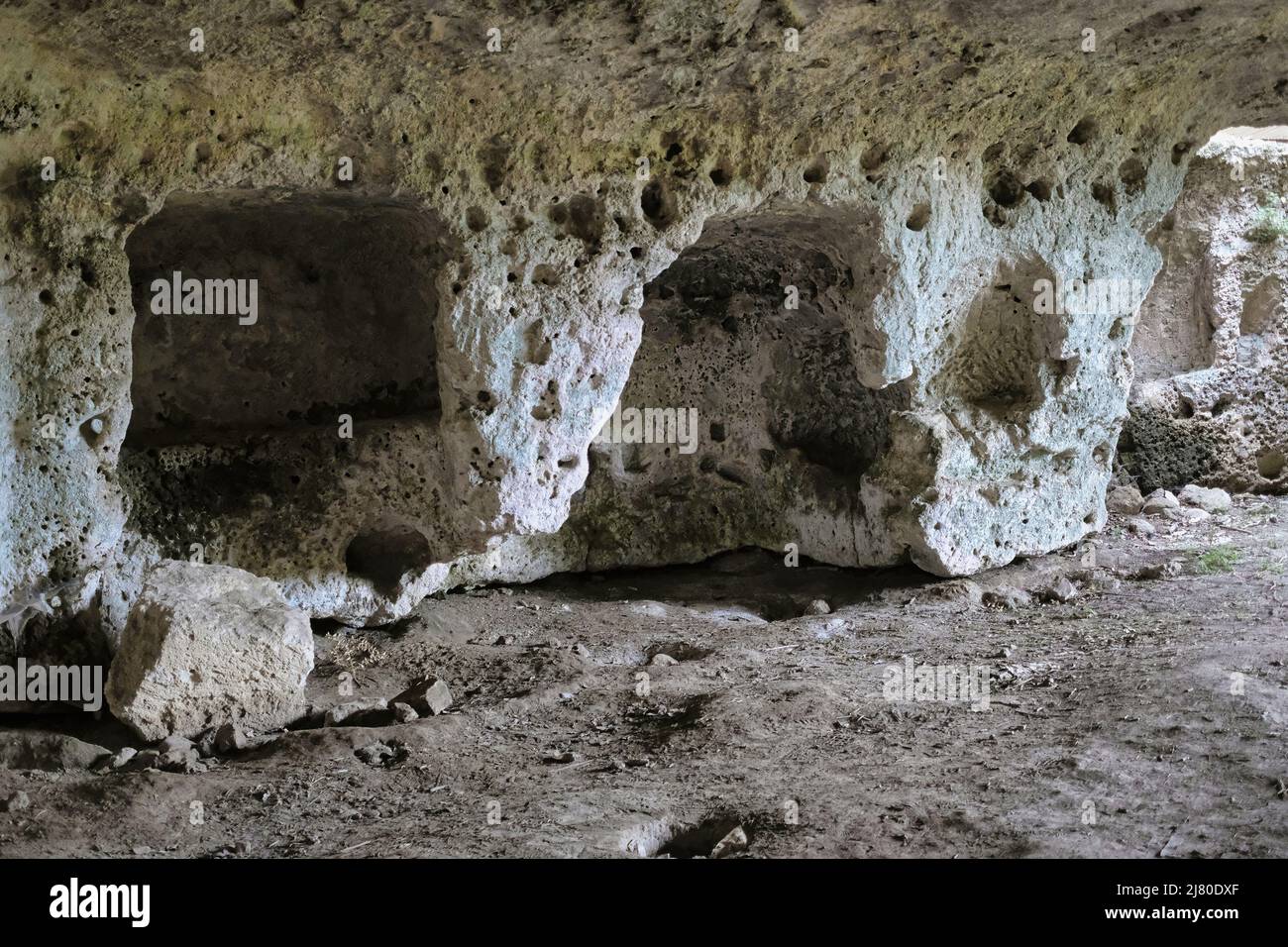 Prehistoric cave dwelling hi-res stock photography and images - Alamy