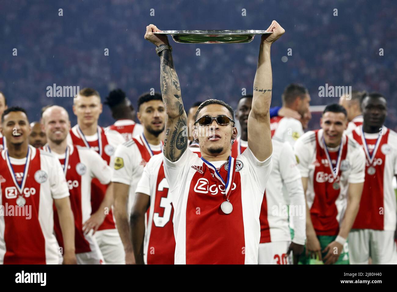 AMSTERDAM - Antony Matheus Dos Santos of Ajax with the championship ...