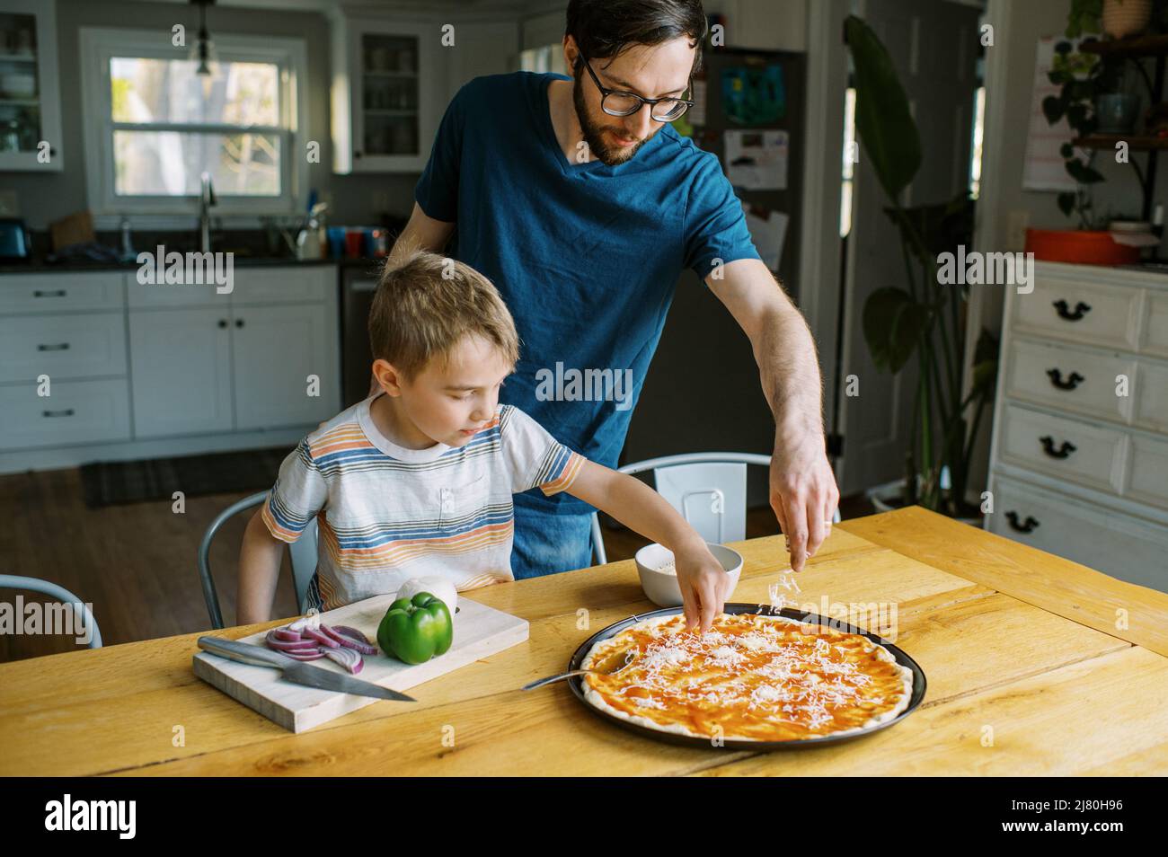 Children and learning about nutrition hi-res stock photography and ...