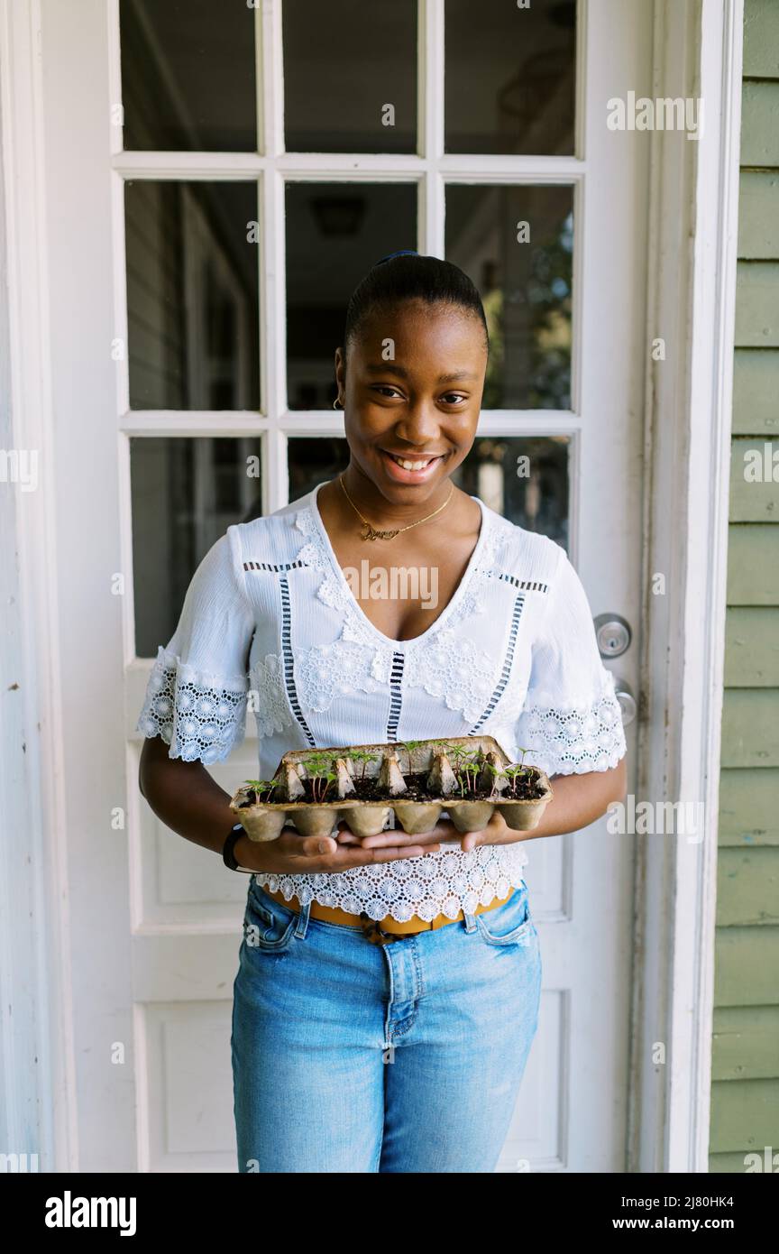 Growing girl hi-res stock photography and images - Alamy