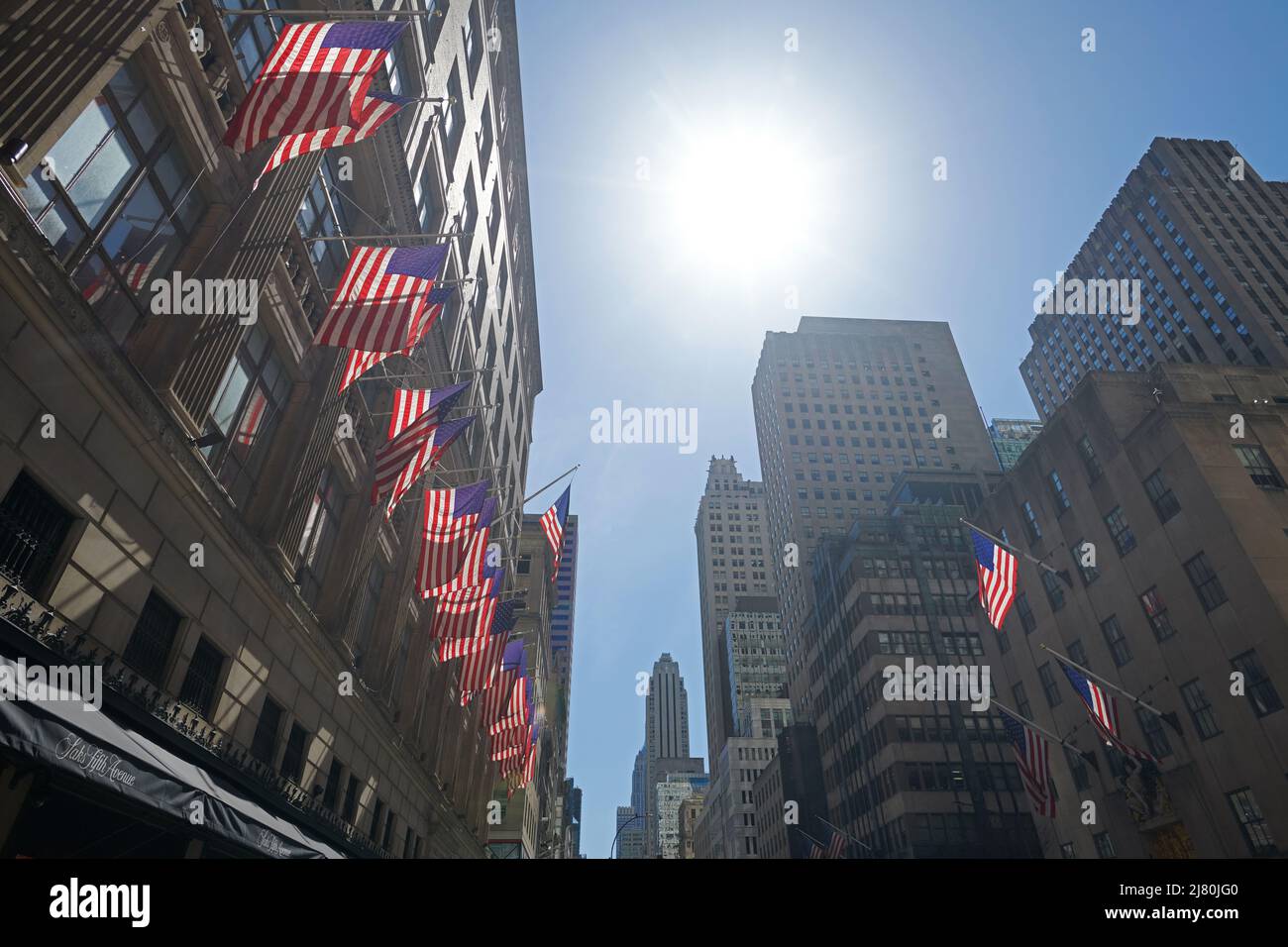 Saks department store on 5th Avenue in Manhattan Stock Photo - Alamy