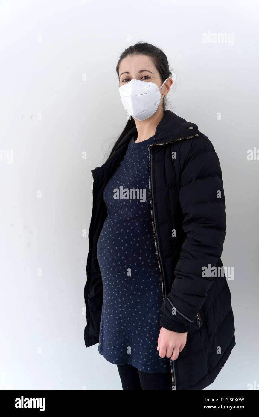 Woman wearing virus protection mask hi-res stock photography and images ...
