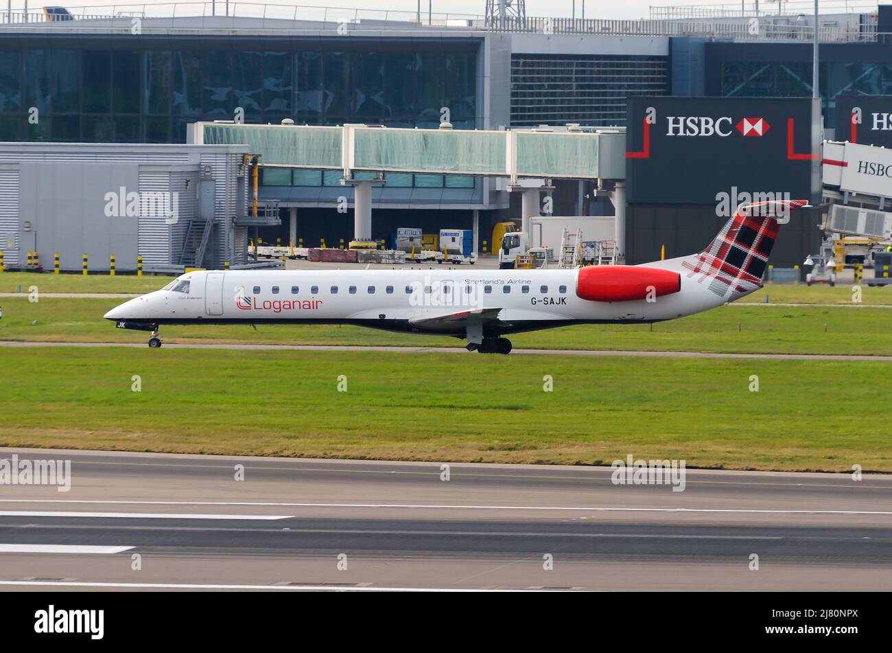 Scottish regional airline loganair hi-res stock photography and images ...
