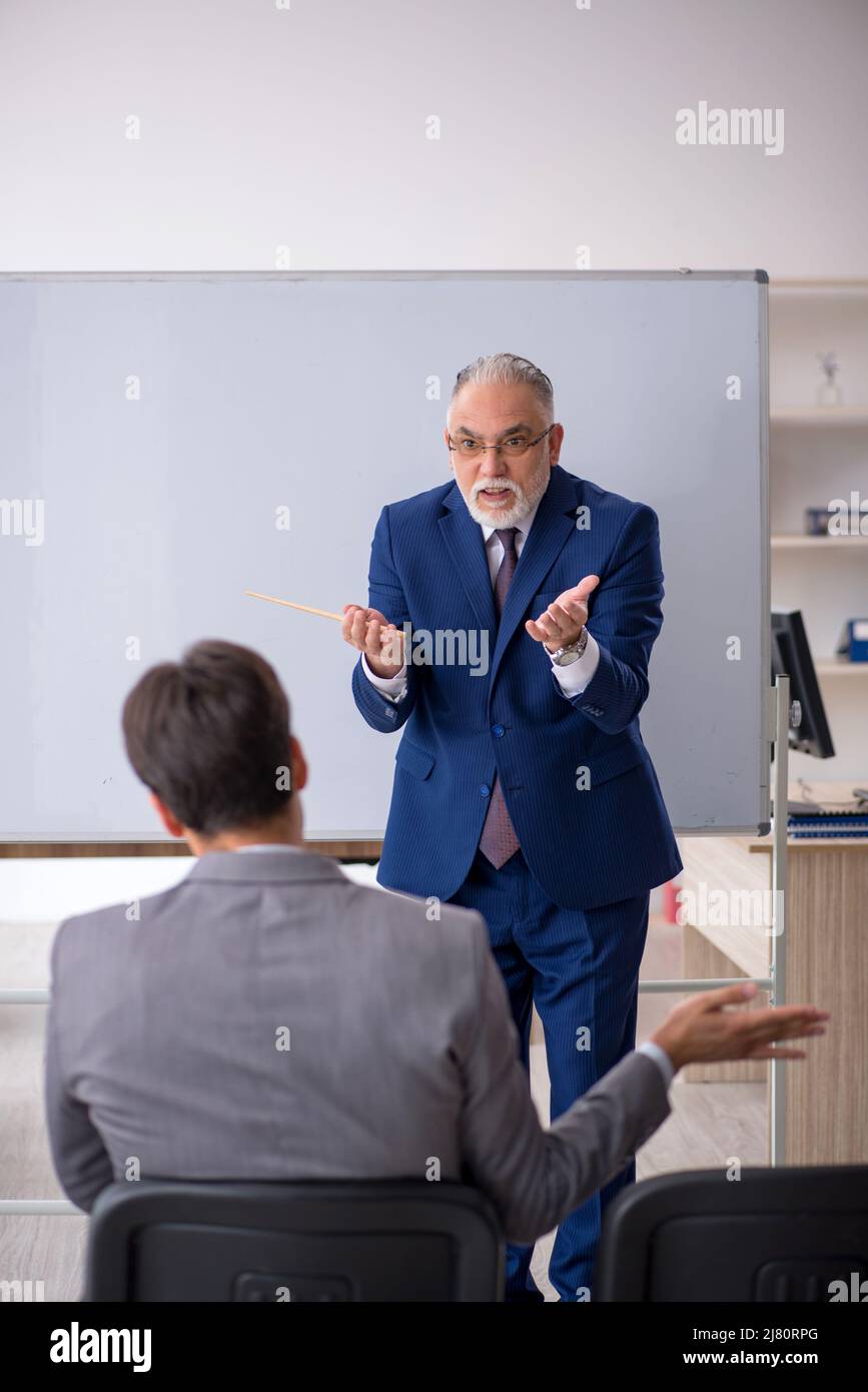 Whiteboard arguing hi-res stock photography and images - Alamy